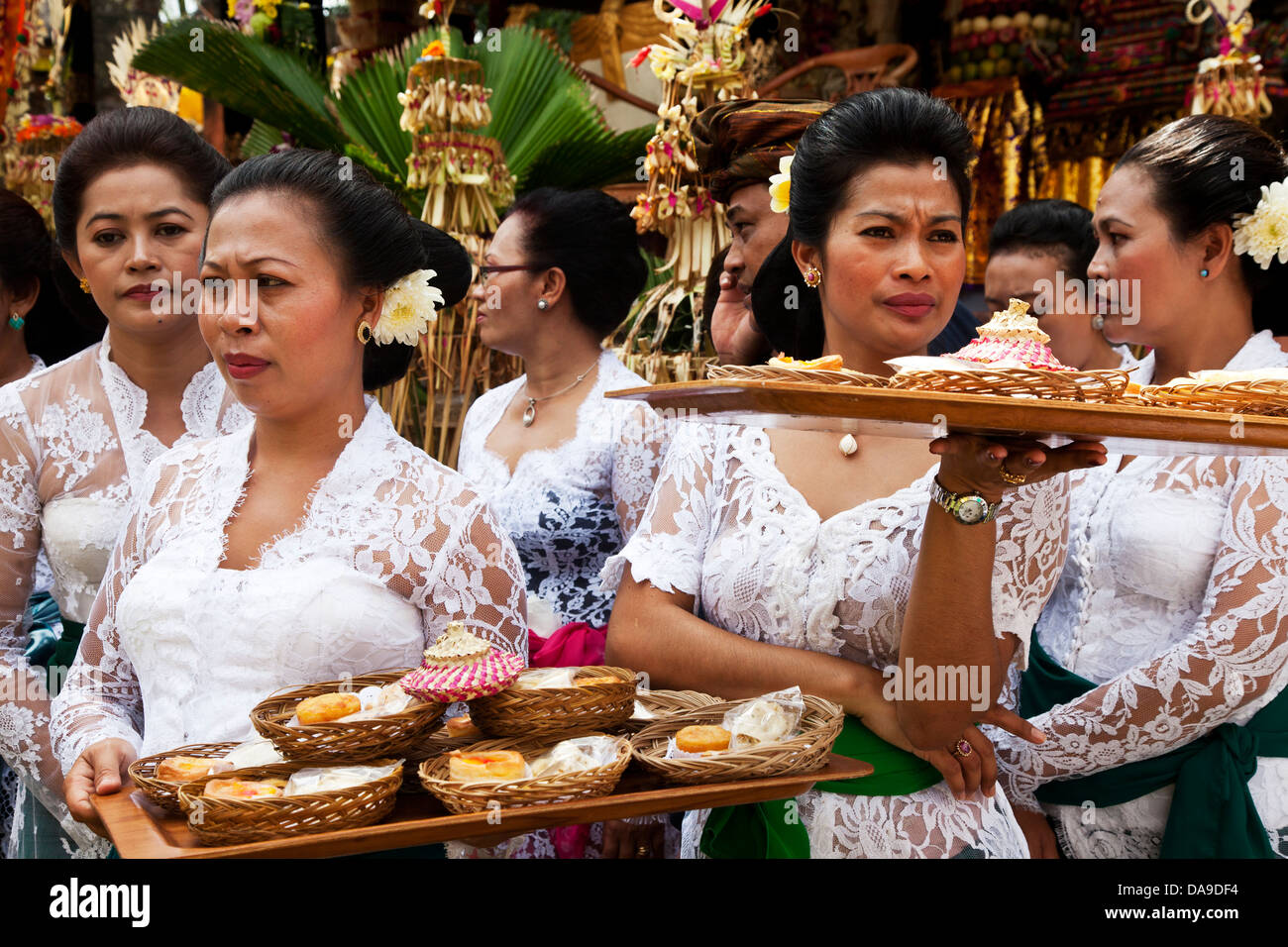 Waitresses at a wedding in Ubud, Bali Stock Photo - Alamy