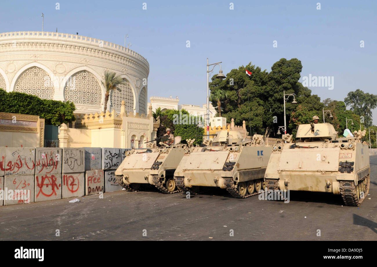 Cairo, Cairo, Egypt. 8th July, 2013. Egyptian Republican guards forces ...