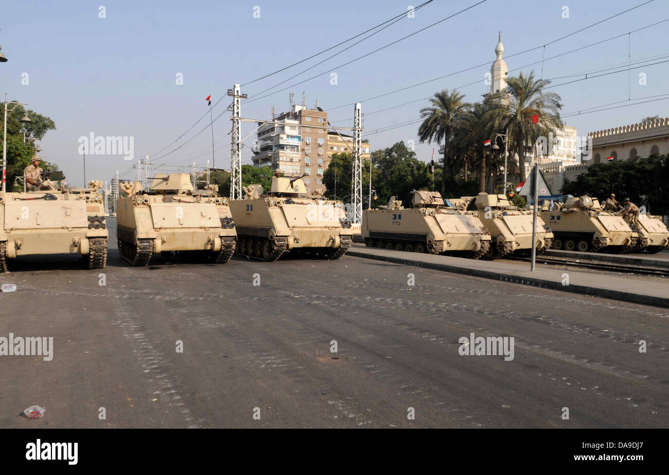 Cairo, Cairo, Egypt. 8th July, 2013. Egyptian Republican guards forces ...