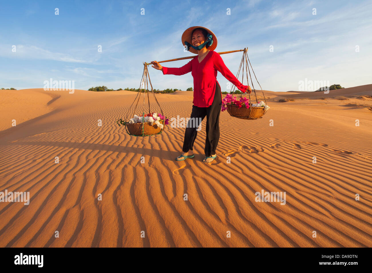 Asia, Vietnam, Mui Ne, Sand Dunes, dunes, Desert, Sand, Woman, Asian ...