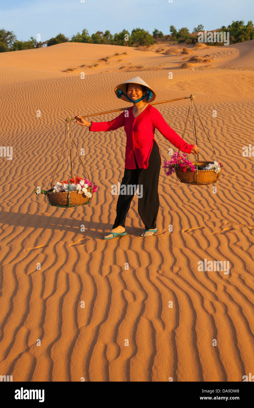 Asia, Vietnam, Mui Ne, Sand Dunes, dunes, Desert, Sand, Woman, Asian ...