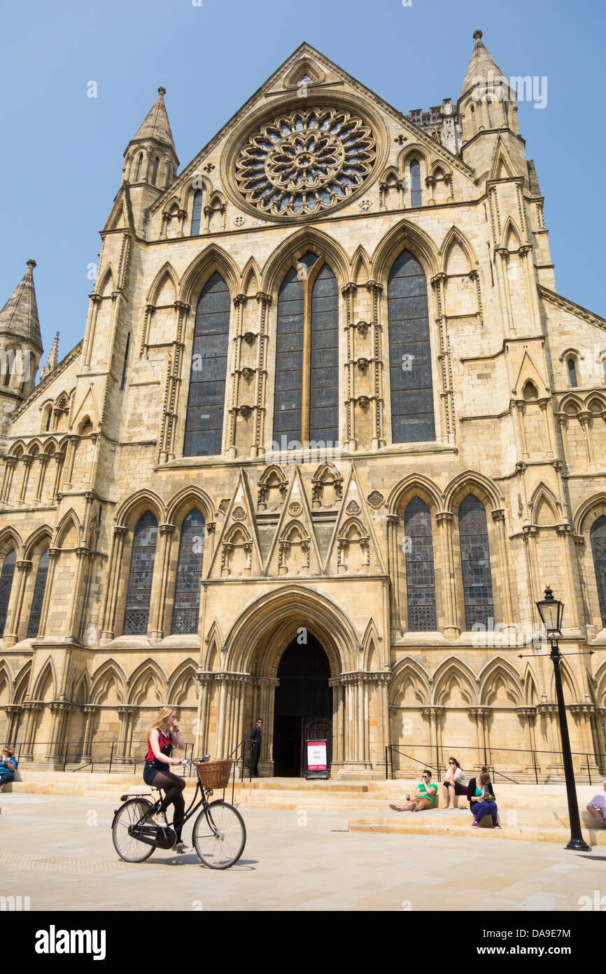 York minster cathedral hi-res stock photography and images - Alamy