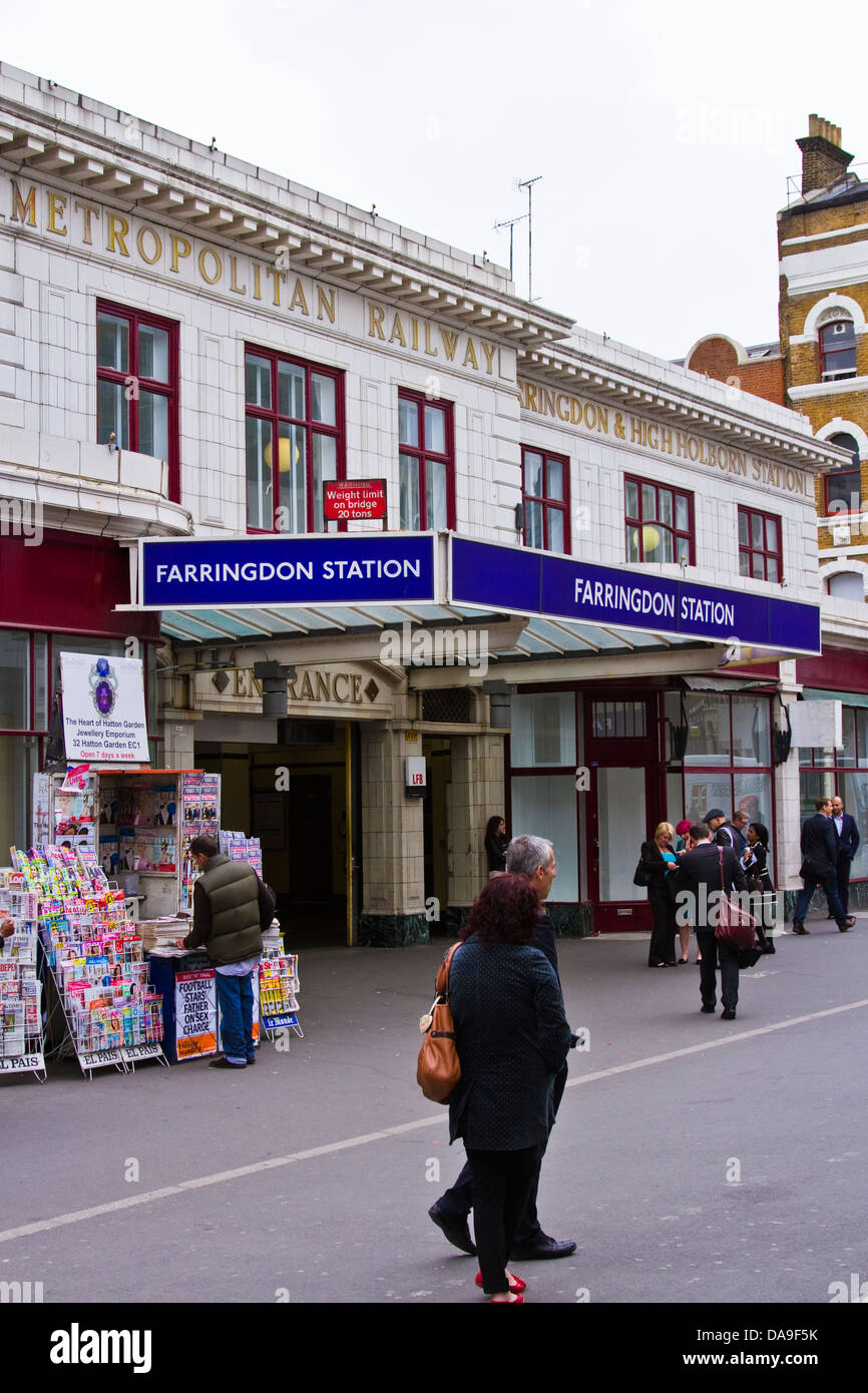 Farringdon station hi-res stock photography and images - Alamy