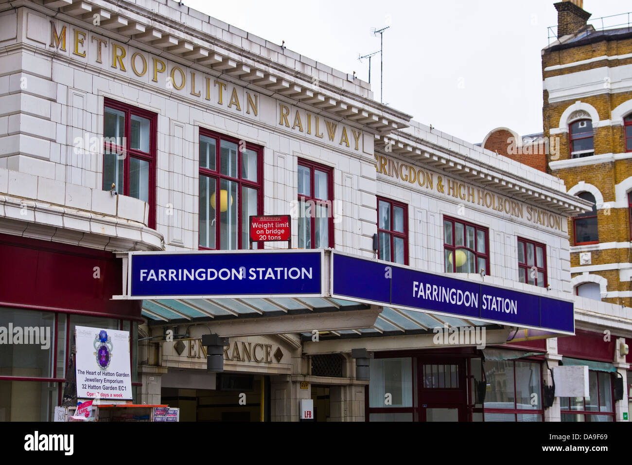 Old farringdon station hi-res stock photography and images - Alamy