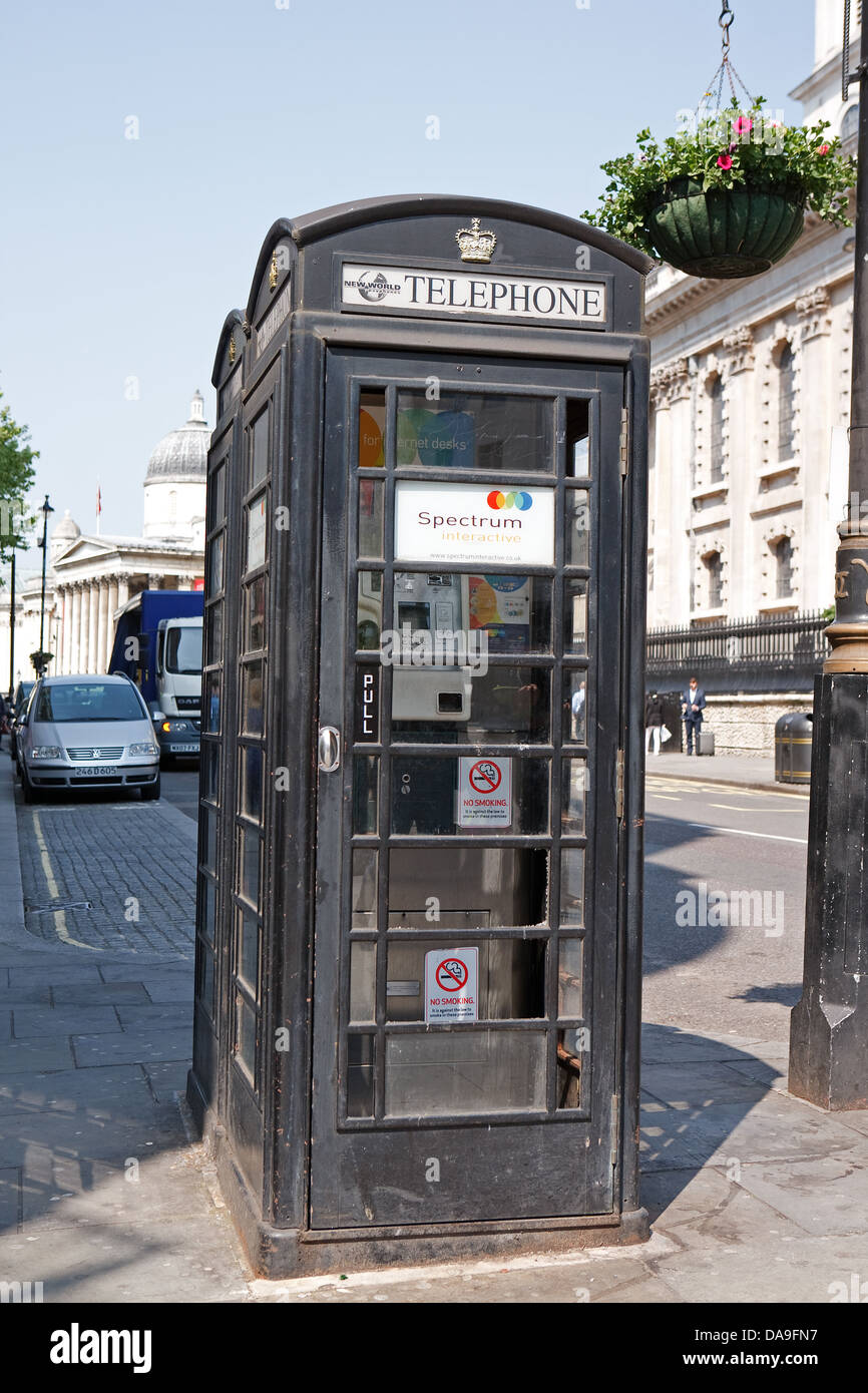 A Black telephone box in London Stock Photo - Alamy