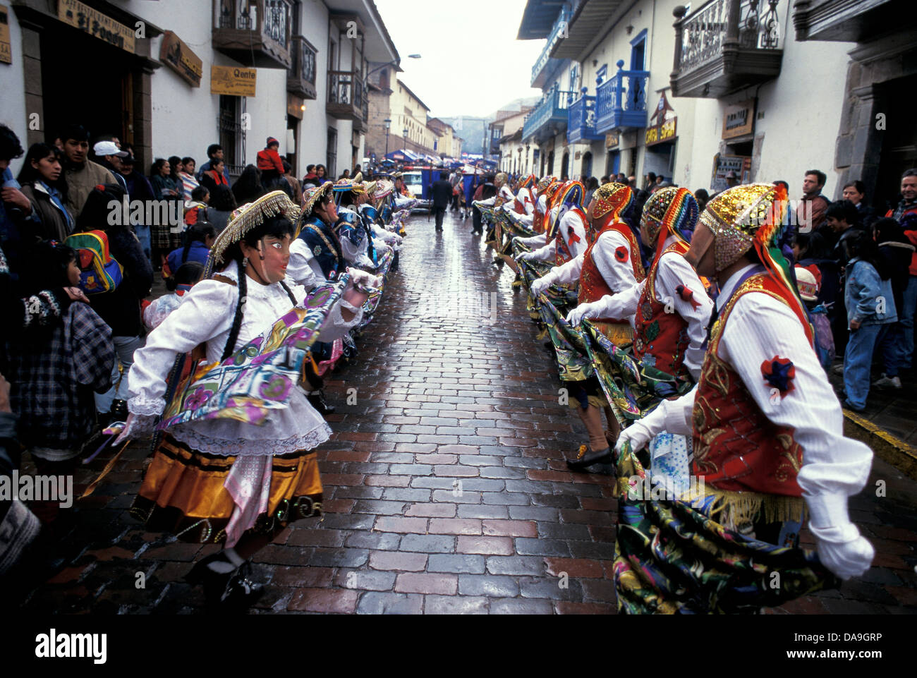Peruvian Andes traditional dancing in the streets of Cuzco for ...