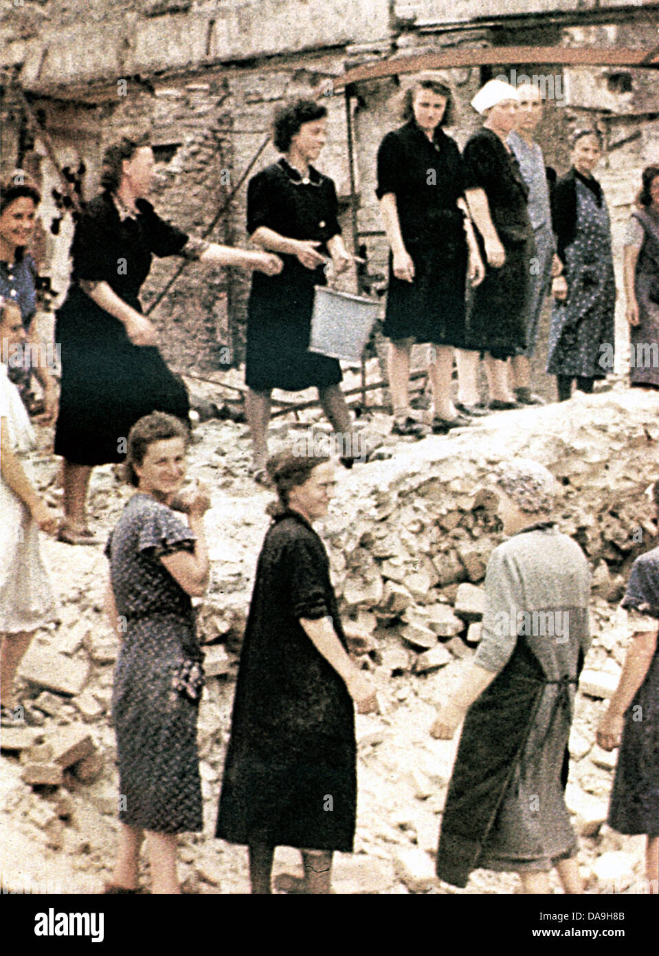 Rubble women berlin hi-res stock photography and images - Alamy
