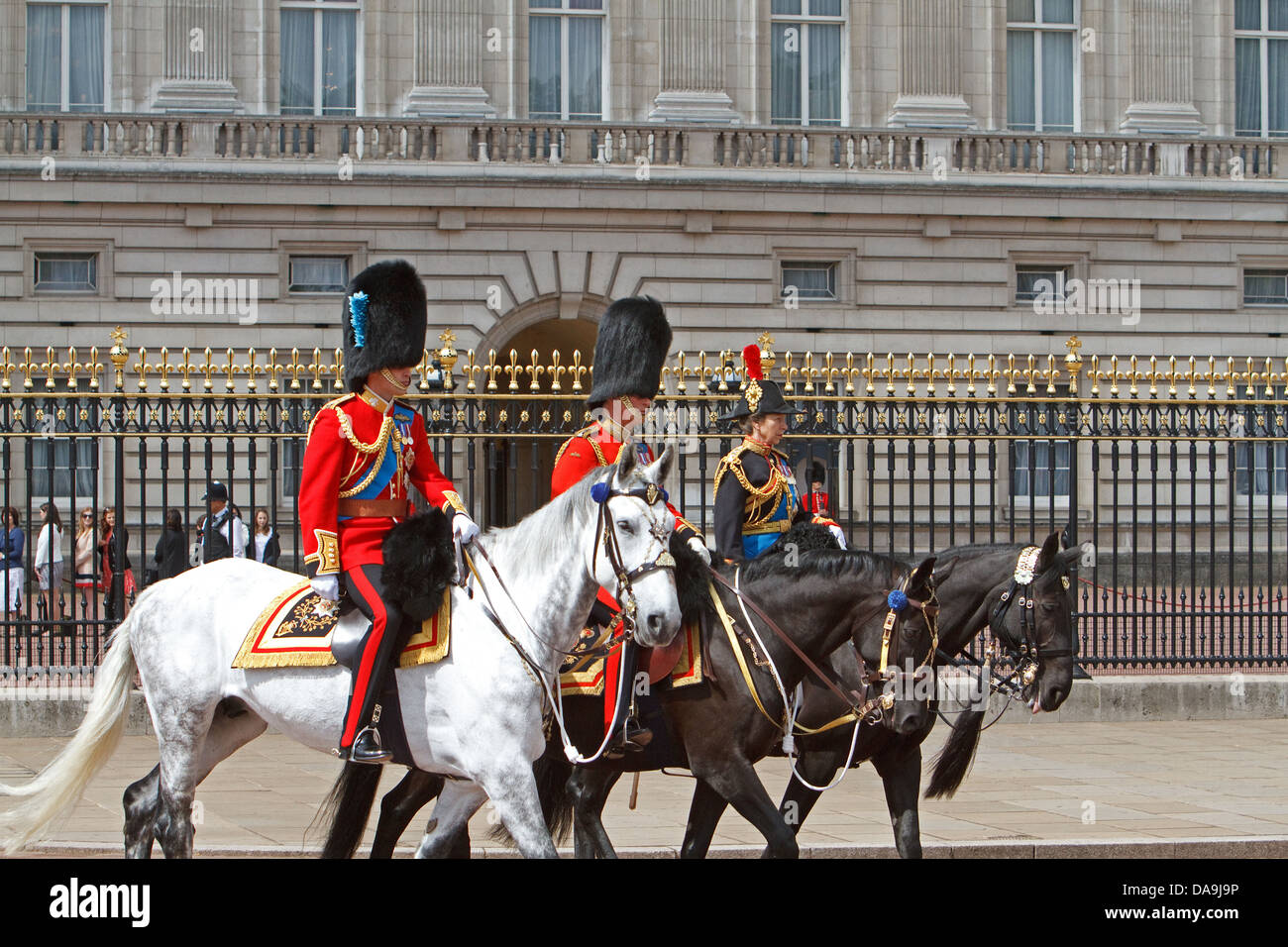Prince Charles, Prince William & Princess Anne ride on horseback on ...