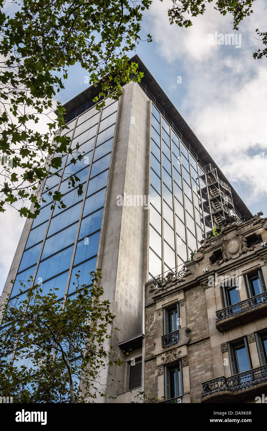 Modern and ancient building hi-res stock photography and images - Alamy