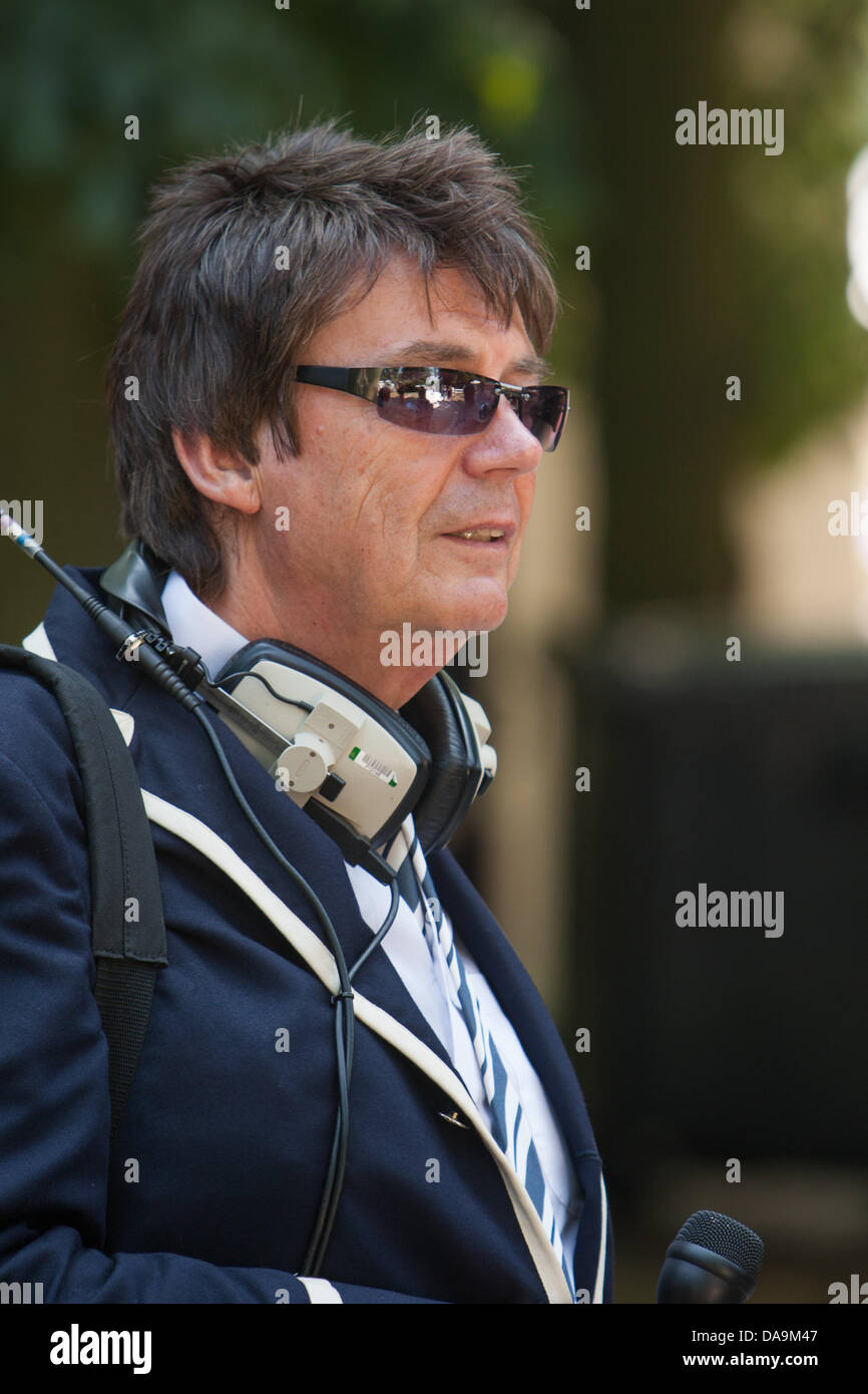 Radio 1 dj hi-res stock photography and images - Alamy