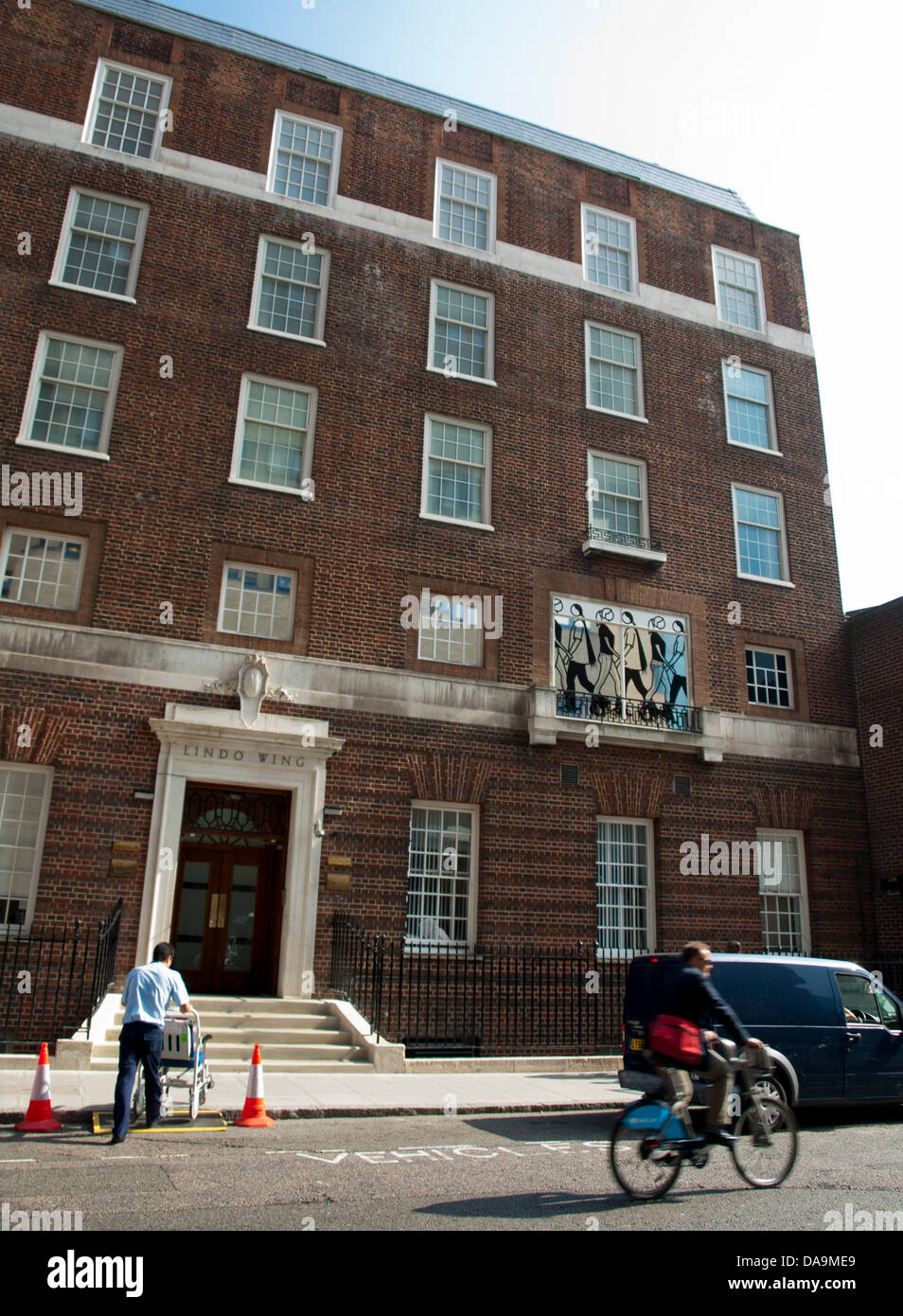 The front of the Lindo Wing at St. Mary's Hospital, Paddington, London ...