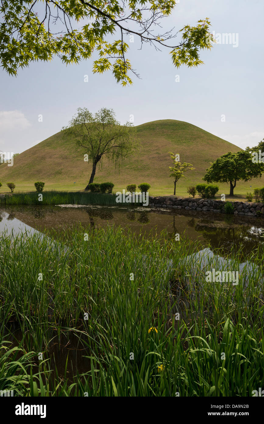 Tumuli Park Royal Tombs, Gyeongju, South Korea Stock Photo - Alamy