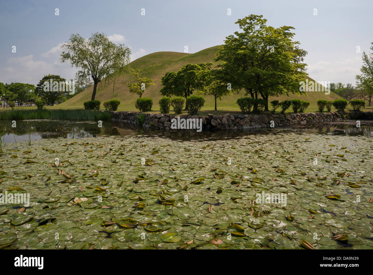 Tumuli Royal Park Tombs, Gyeongju, South Korea Stock Photo - Alamy