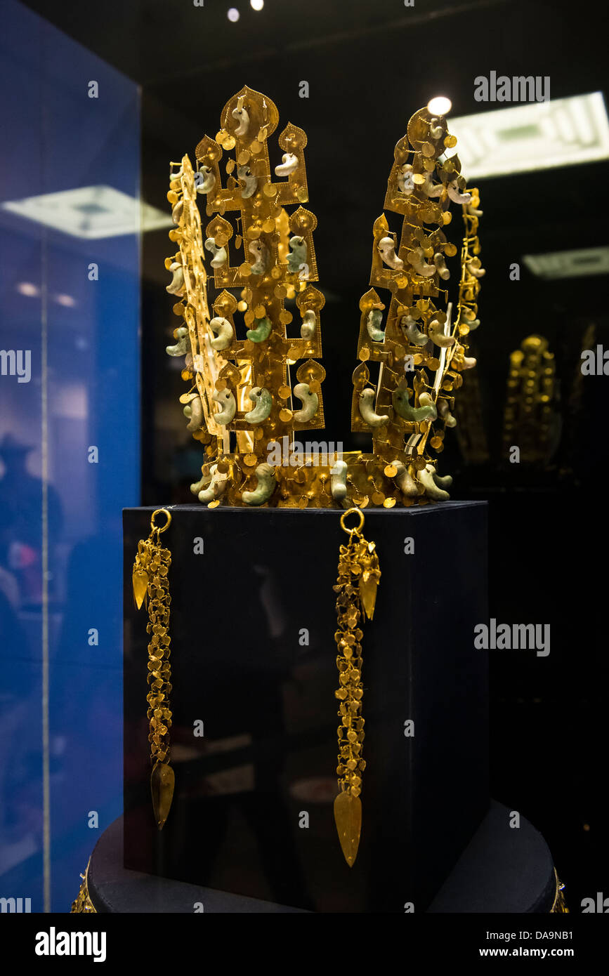 Cheonmachong 5th-6th Century Silla Dynasty Golden Crown on display in ...