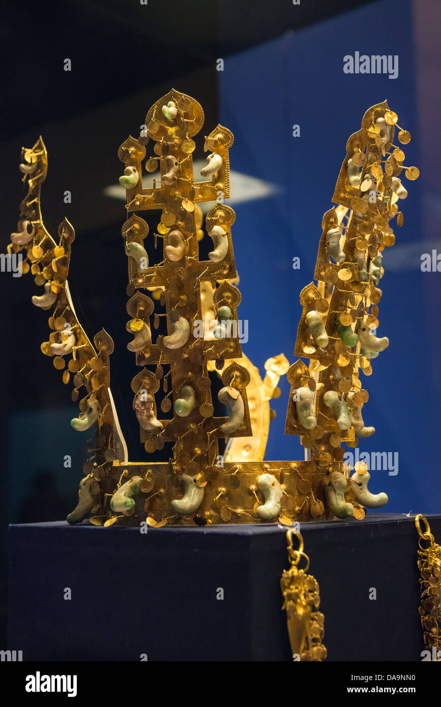 Cheonmachong 6th Century Silla Dynasty Golden Crown on display in the ...