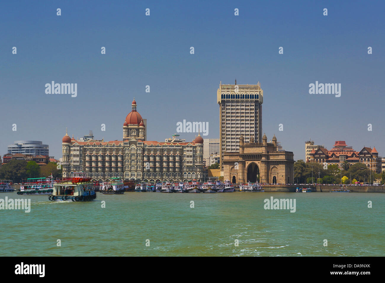 Mumbai skyline hi-res stock photography and images - Alamy