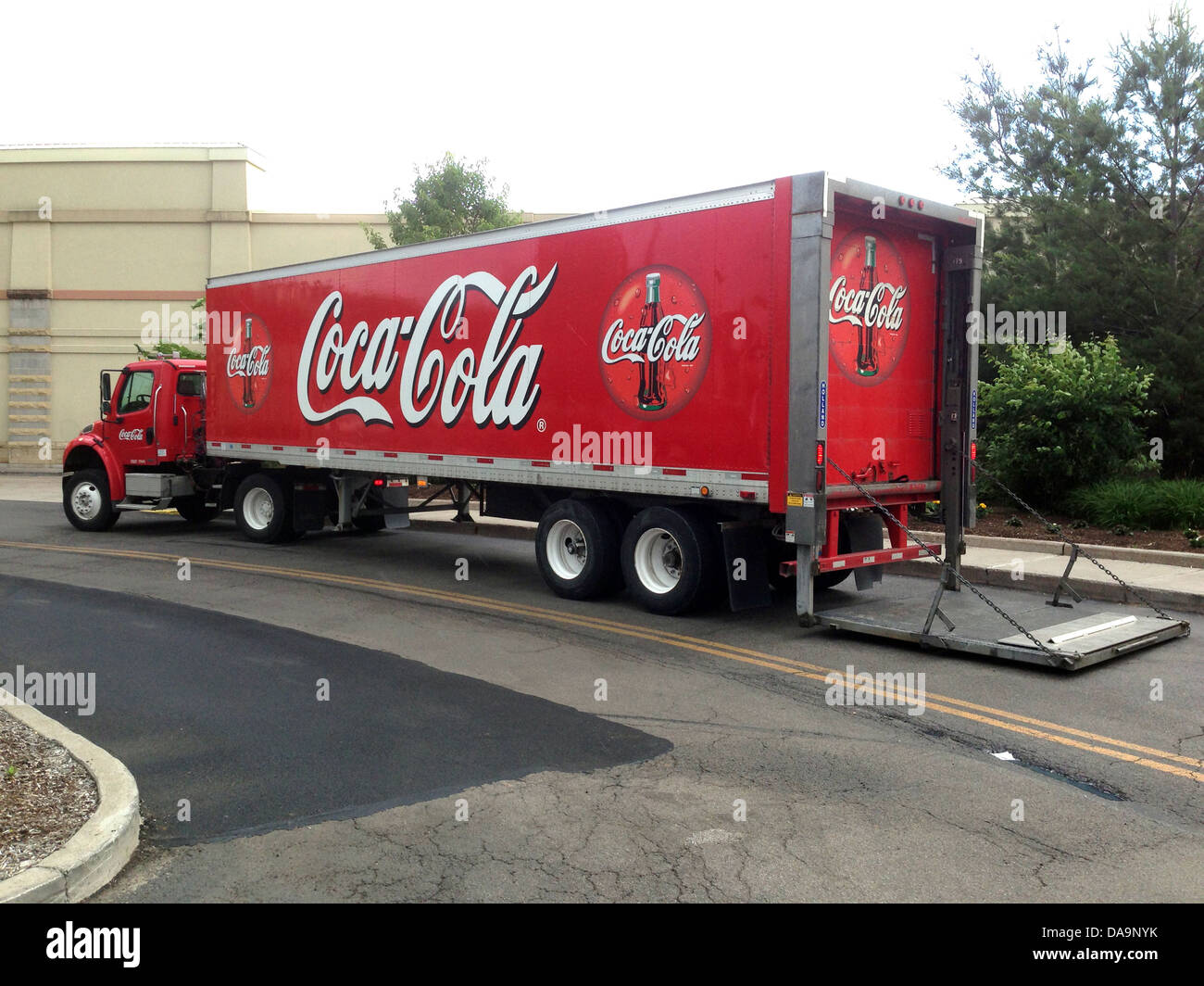 Coca Cola truck Stock Photo - Alamy