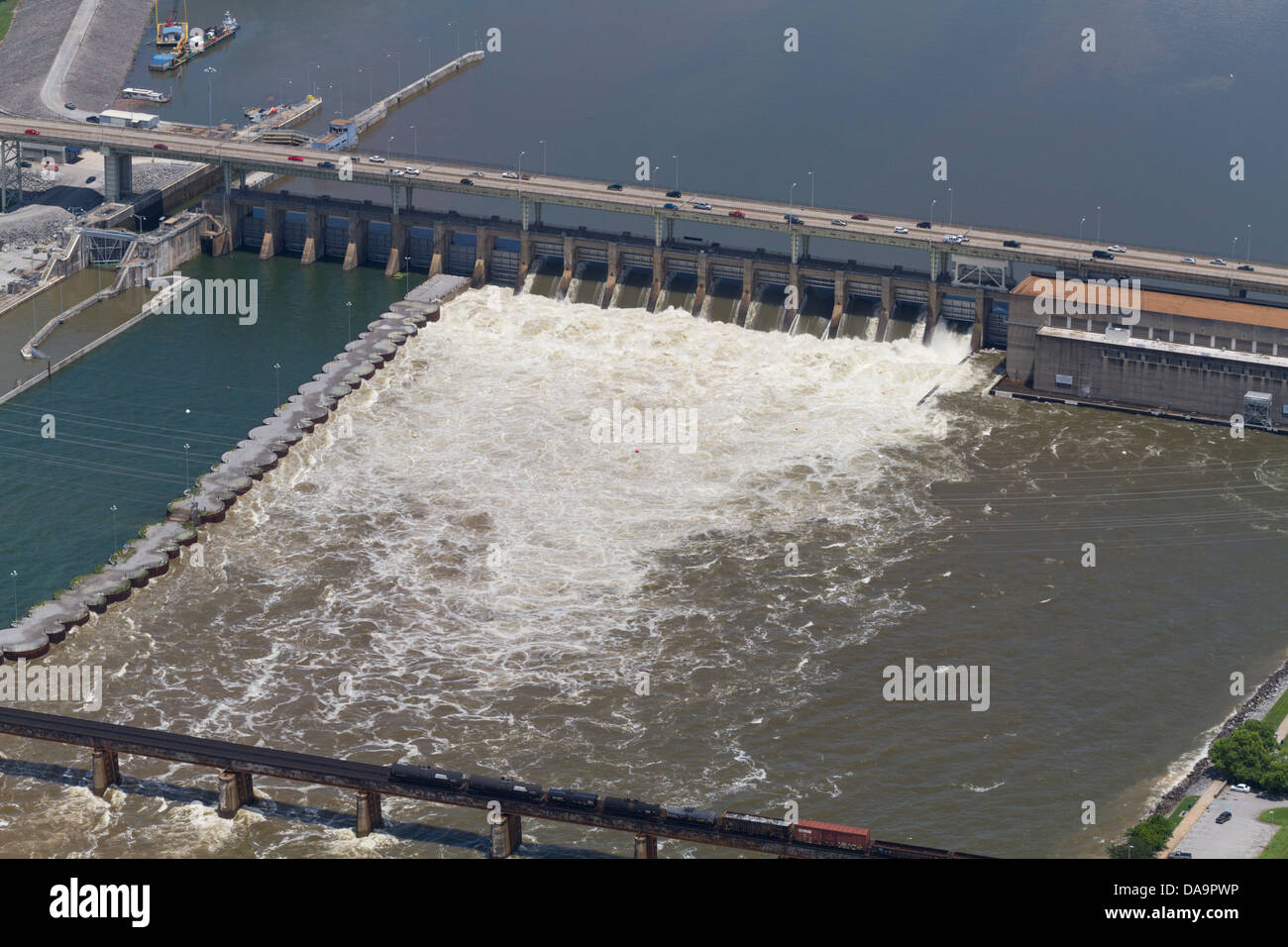 Aerial view of the Chickamauga dam, looking north. The Tennessee River ...
