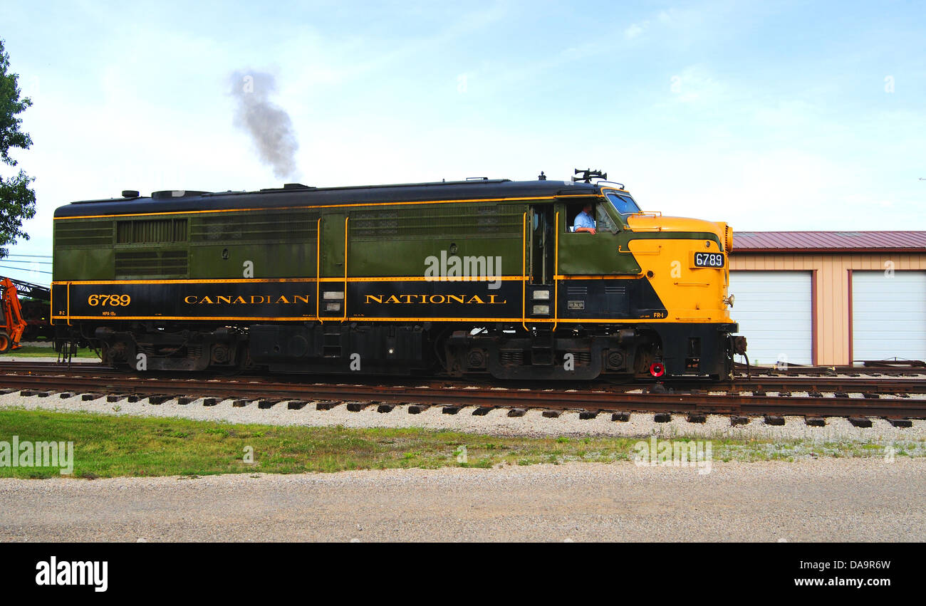Canadian National locomotive #6789 and Steam Generator Unit #15421 ...