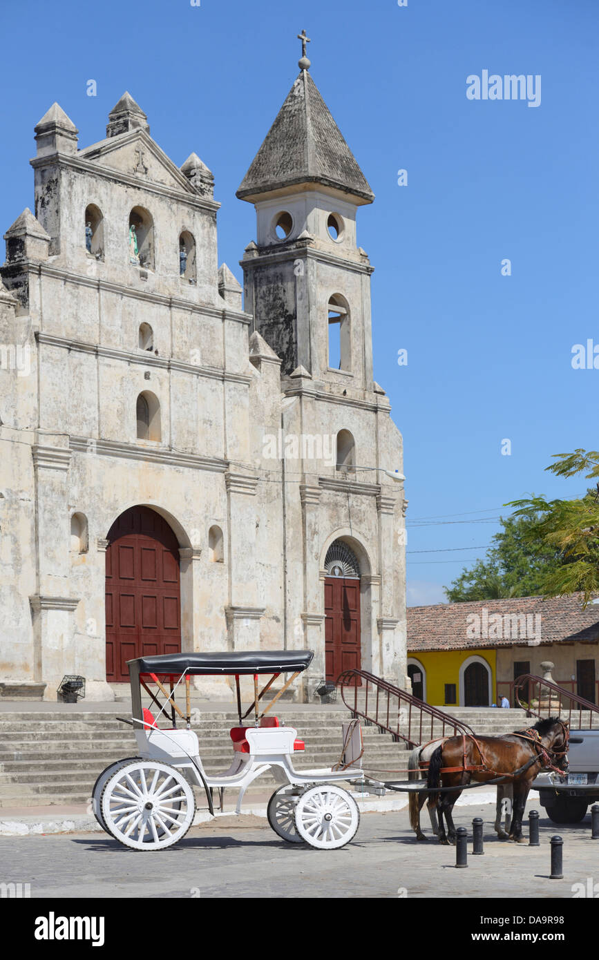 Granada nicaragua colonial architecture hi-res stock photography and ...
