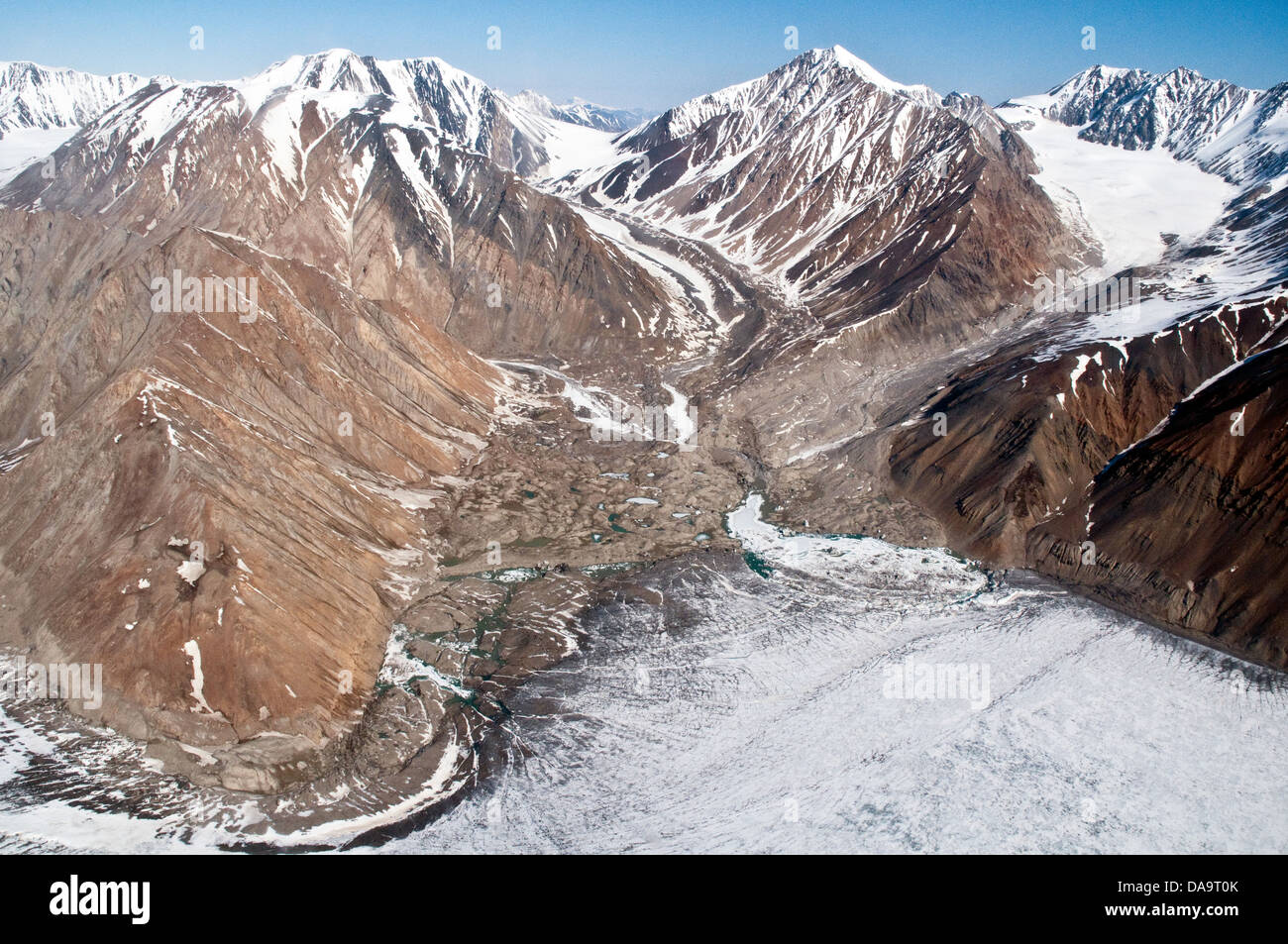 Glaciated mountains in the icefields of the Saint Elias range, Kluane ...