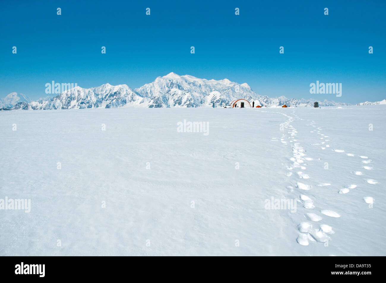 Mount logan yukon hi-res stock photography and images - Alamy