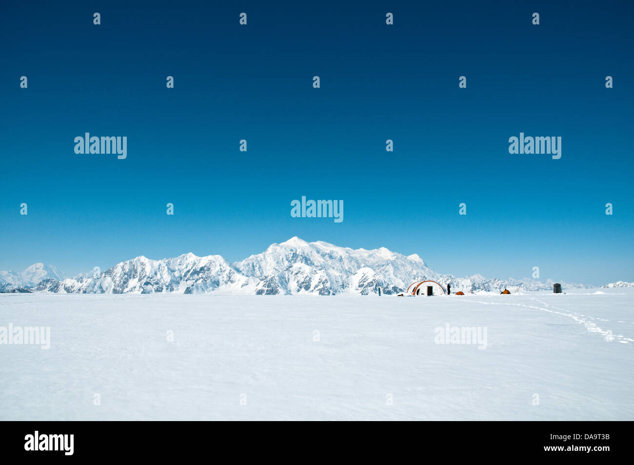 Mount logan yukon hi-res stock photography and images - Alamy