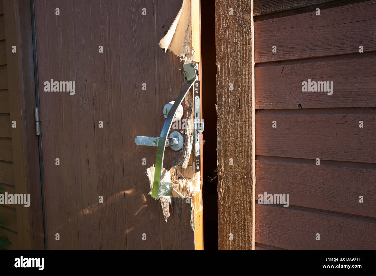 door forced open Stock Photo - Alamy