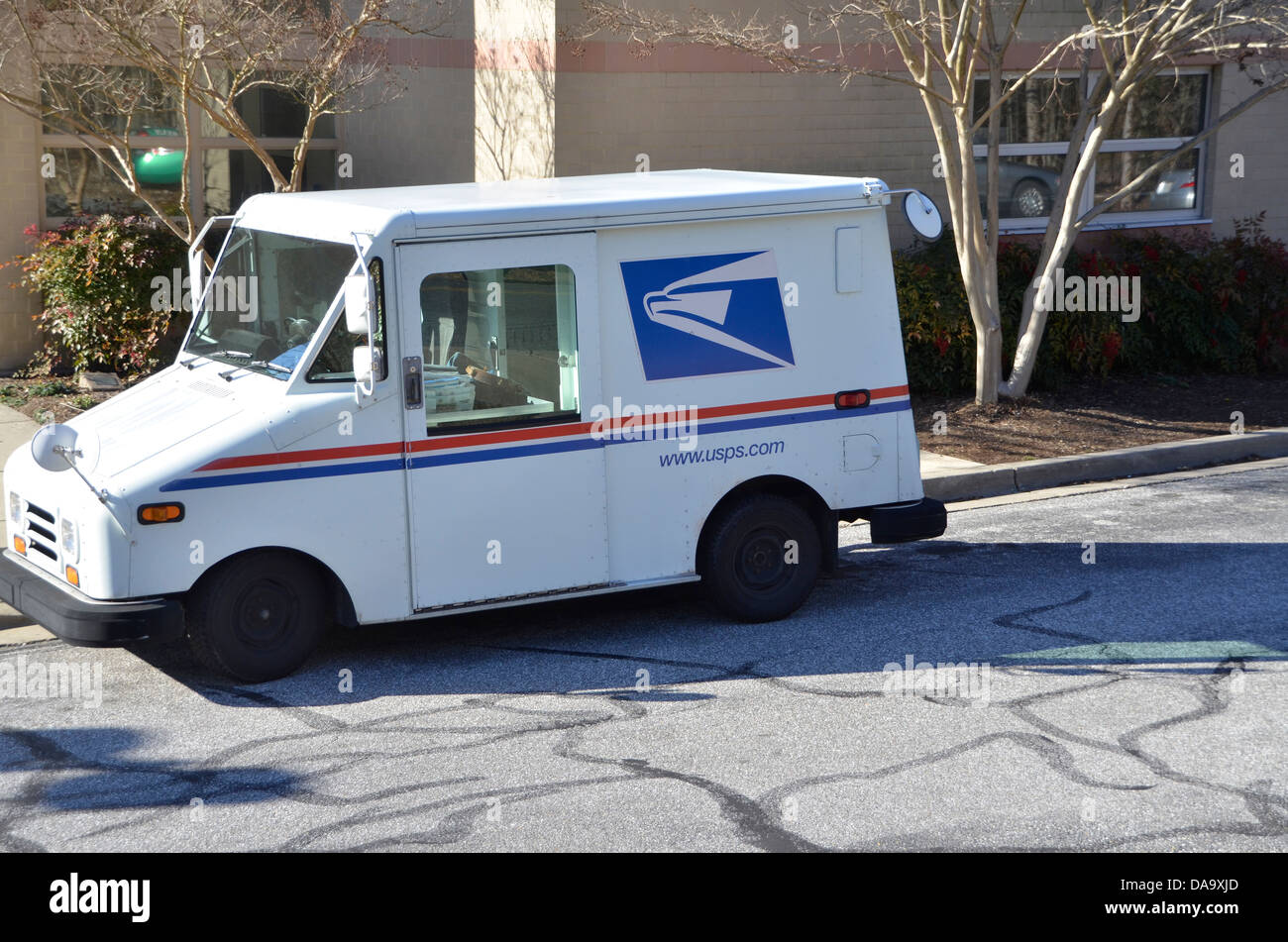 Parcels mail hi-res stock photography and images - Alamy