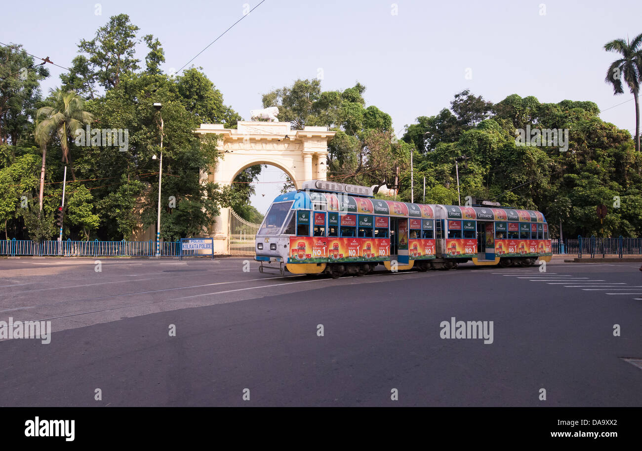 Kolkata tram hi-res stock photography and images - Alamy
