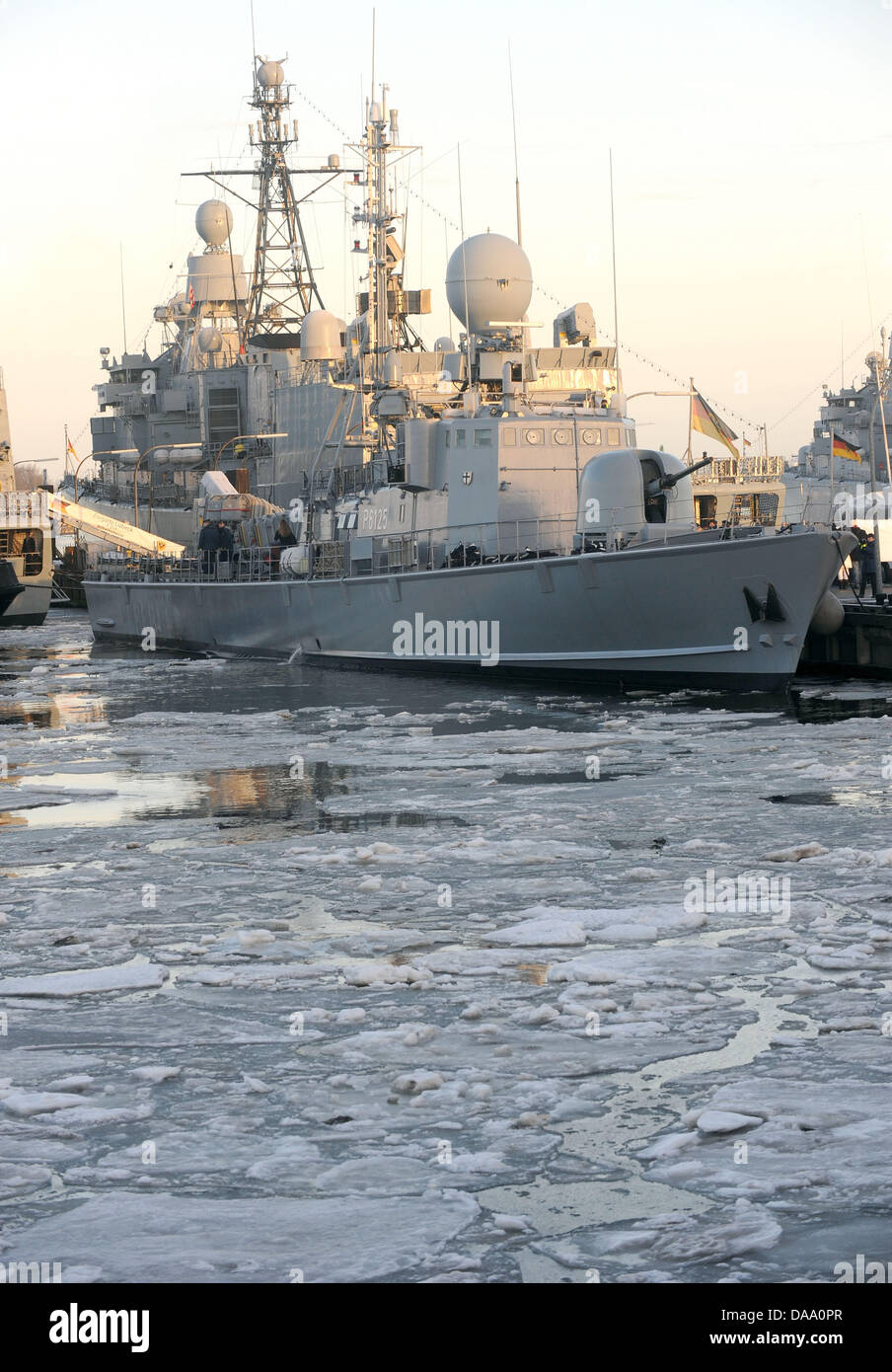 The speedboat 'Zobel' of the German Navy leaves the naval base in ...