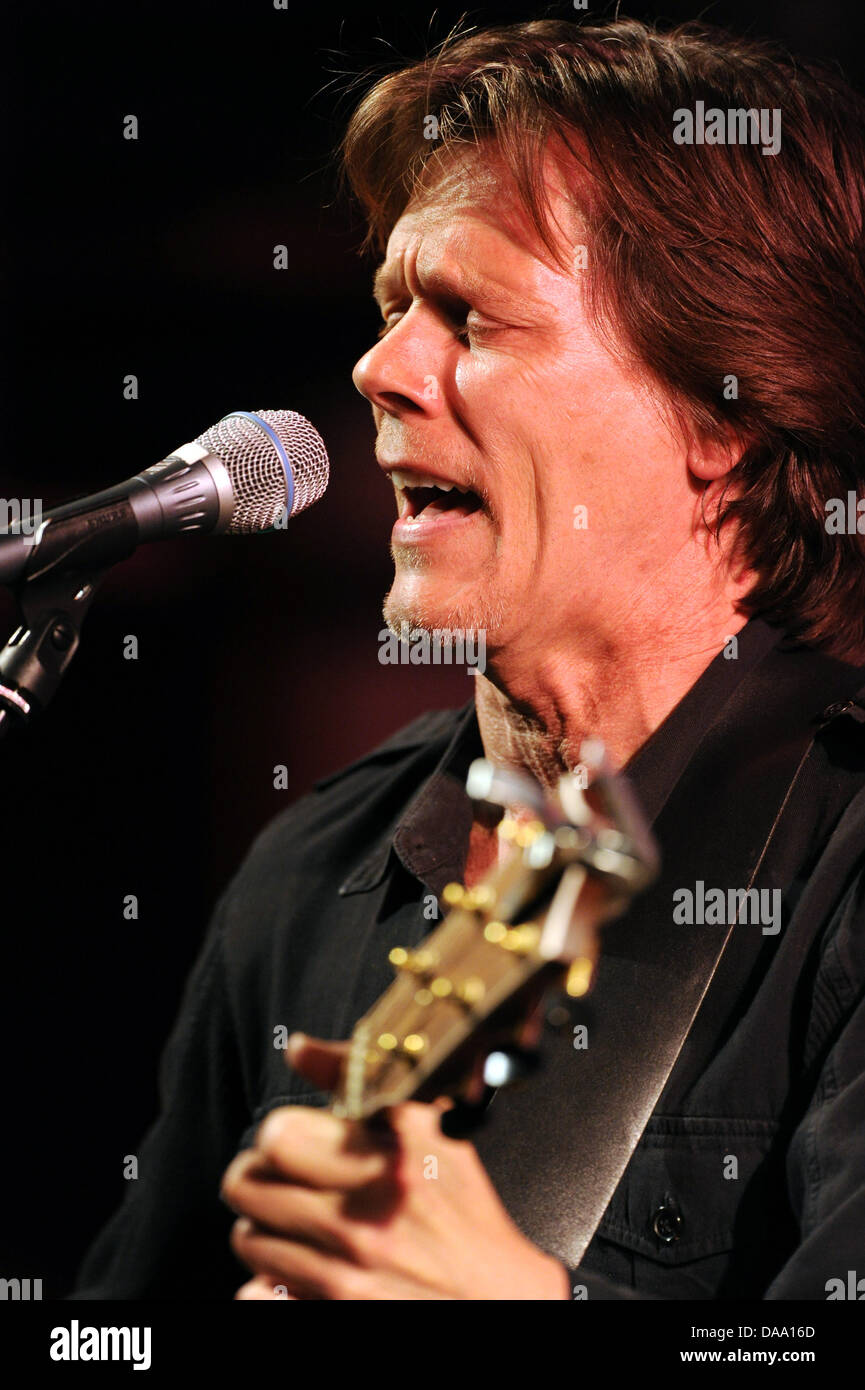 US actor Kevin Bacon performs on stage in Berlin, Germany, 3 January ...