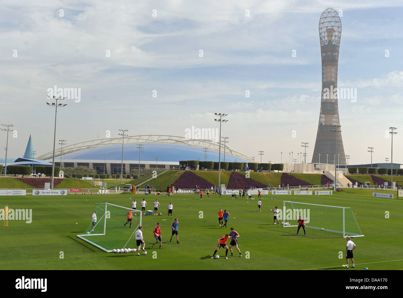 Bayern munich players practice hi-res stock photography and images - Alamy
