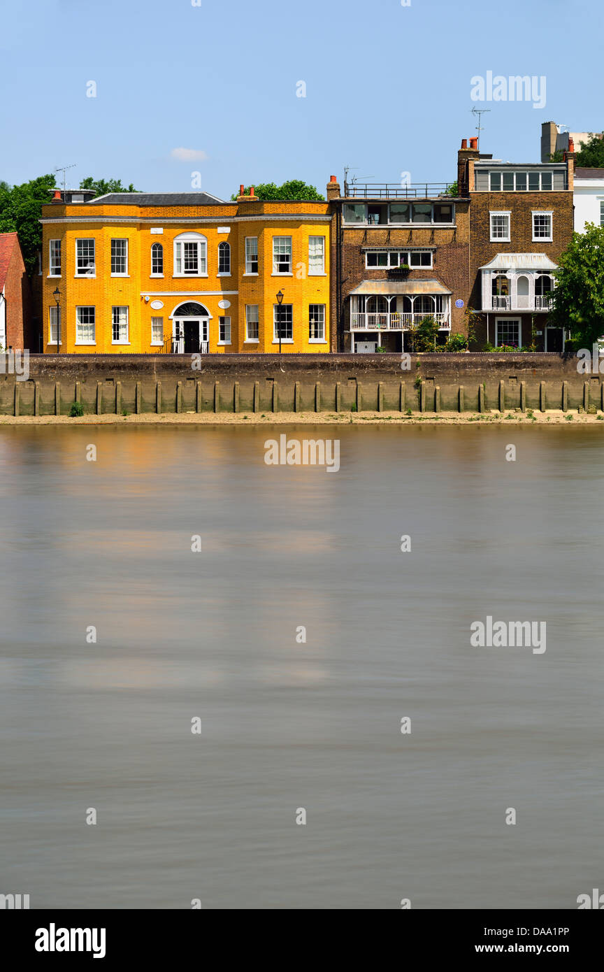 Hammersmith Embankment High Resolution Stock Photography and Images - Alamy