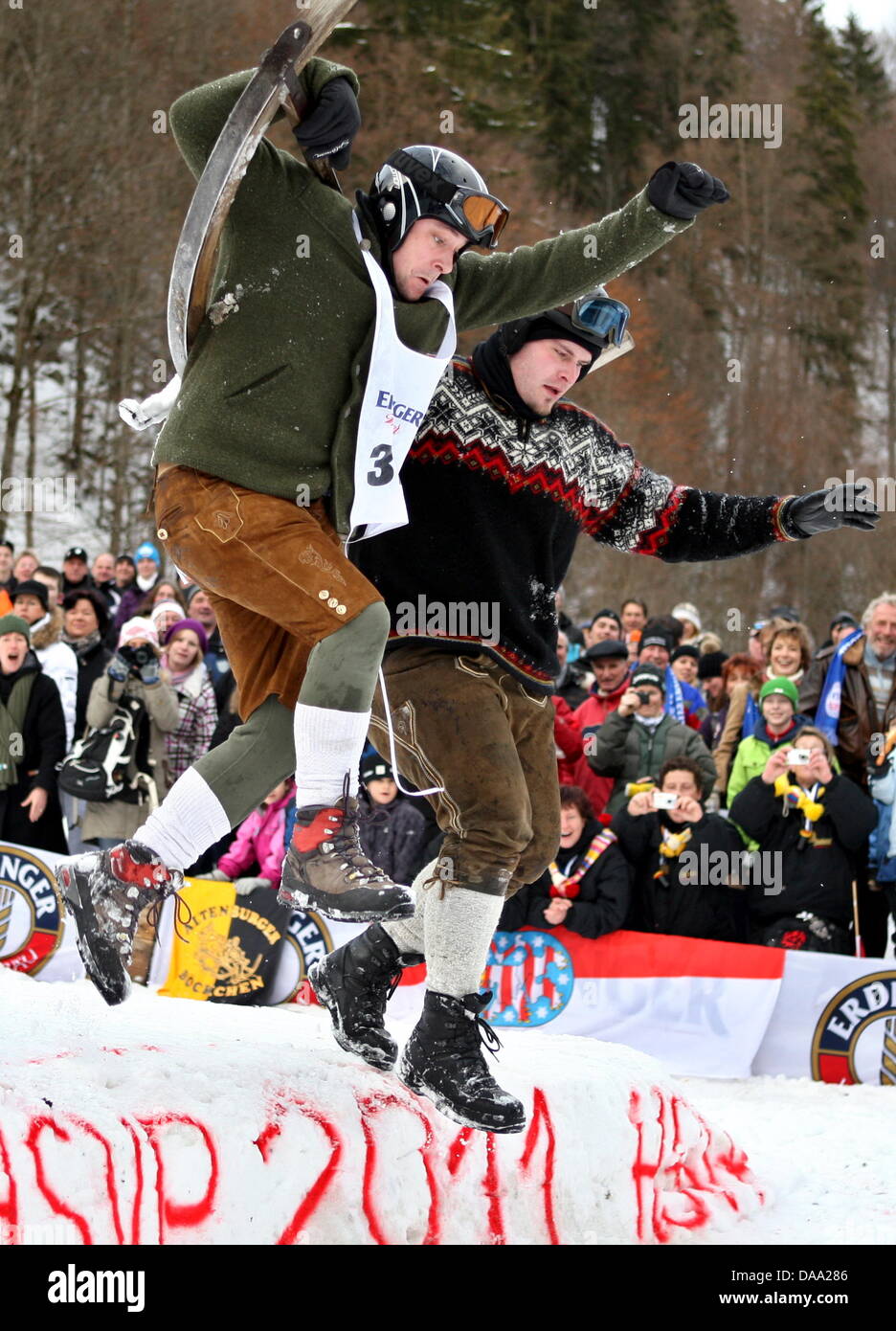 People participate in the 42nd horn runners race in Garmisch ...