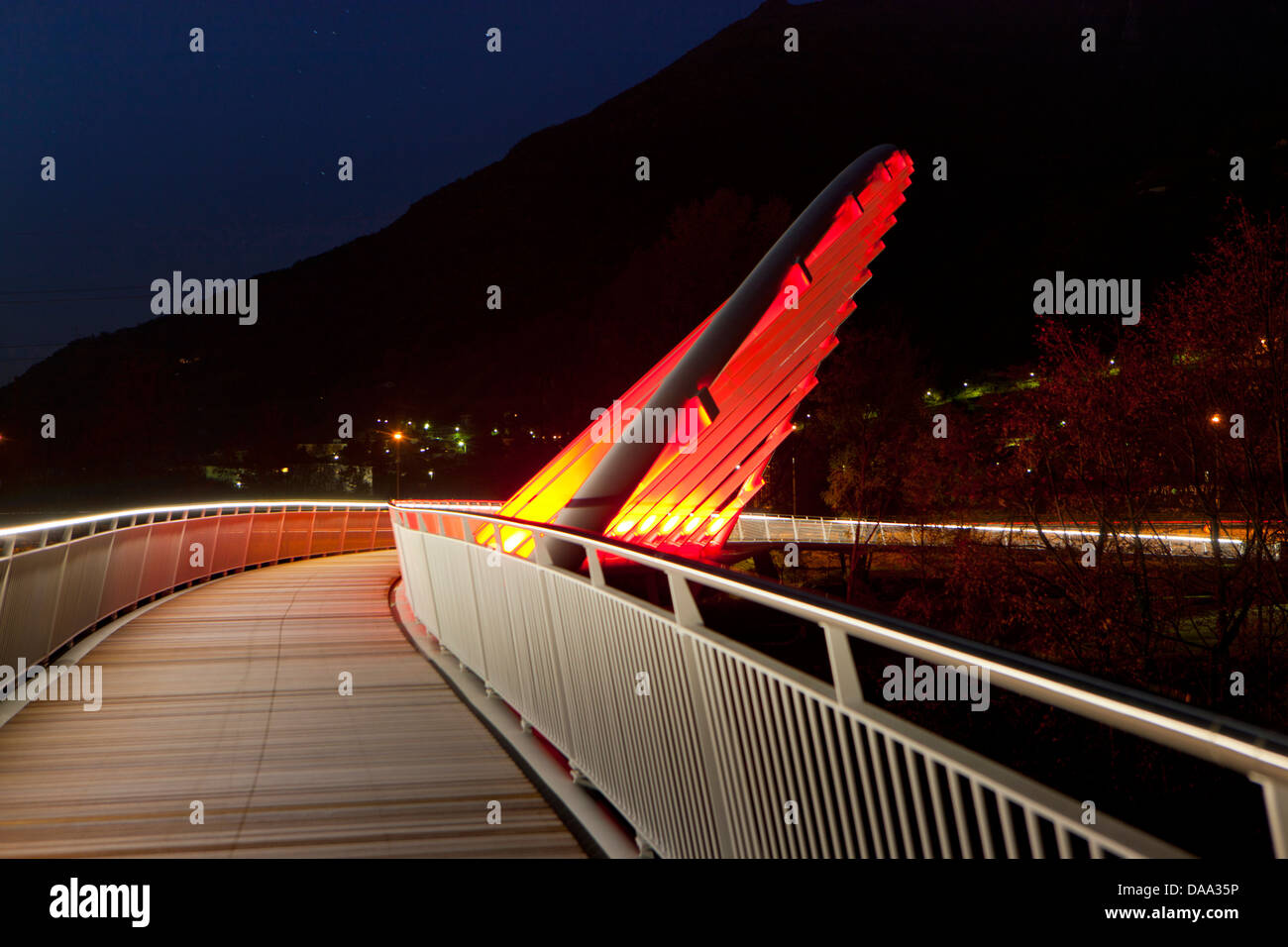 Cycle track bridge hi-res stock photography and images - Alamy