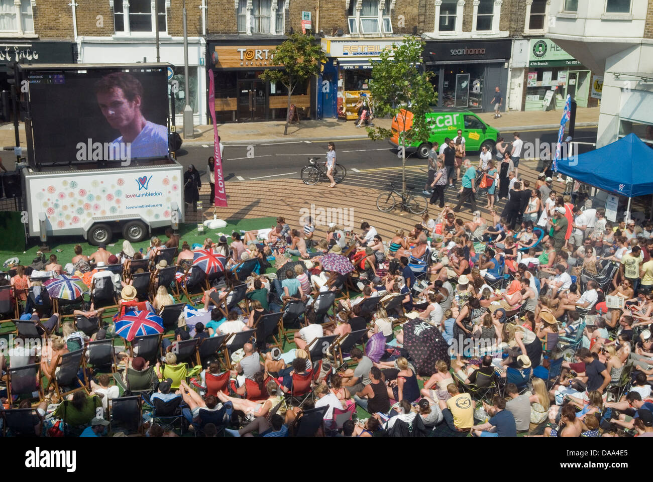 Watching wimbledon tv hi-res stock photography and images - Alamy