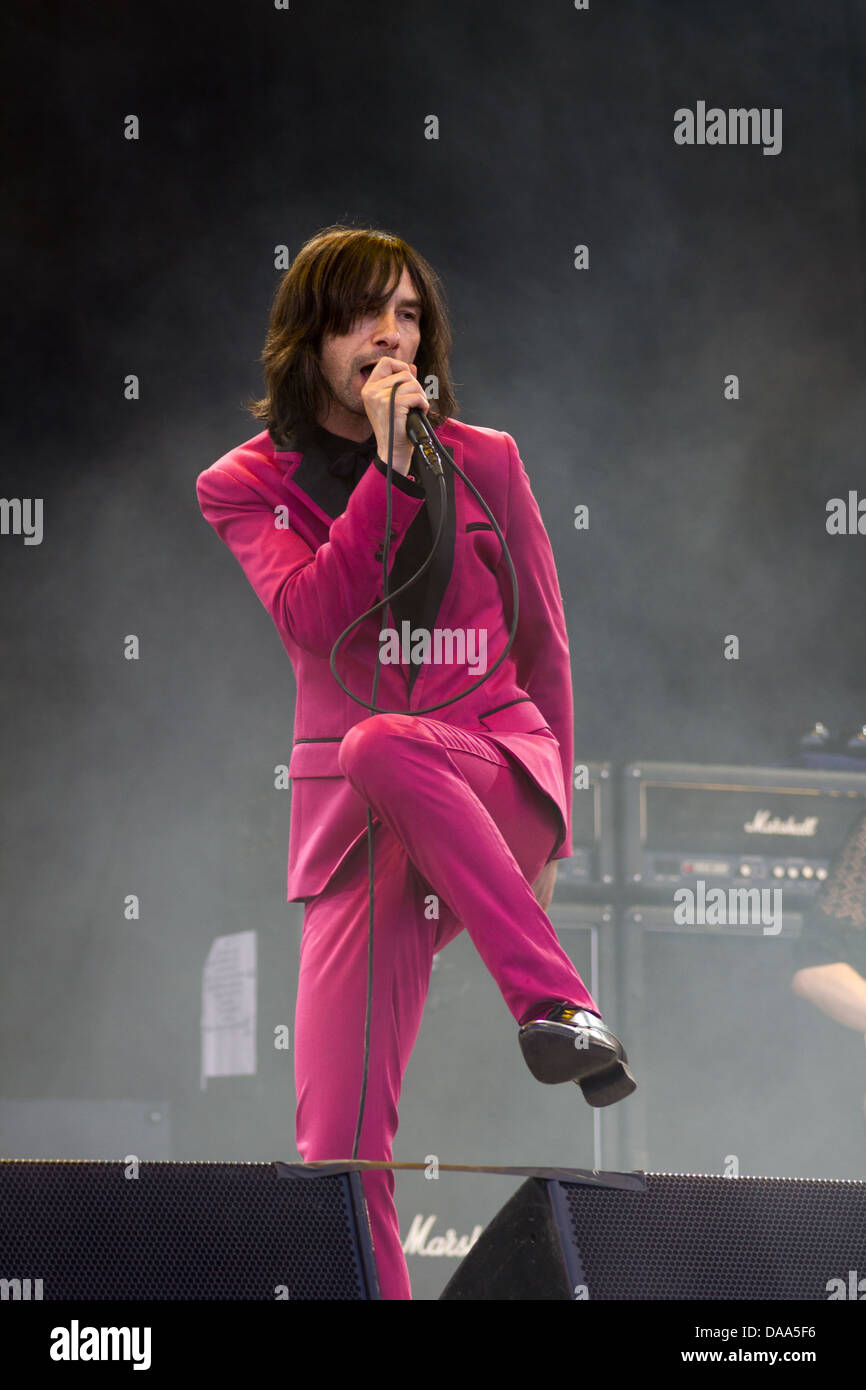 Bobby gillespie of primal scream live on stage hi-res stock photography ...