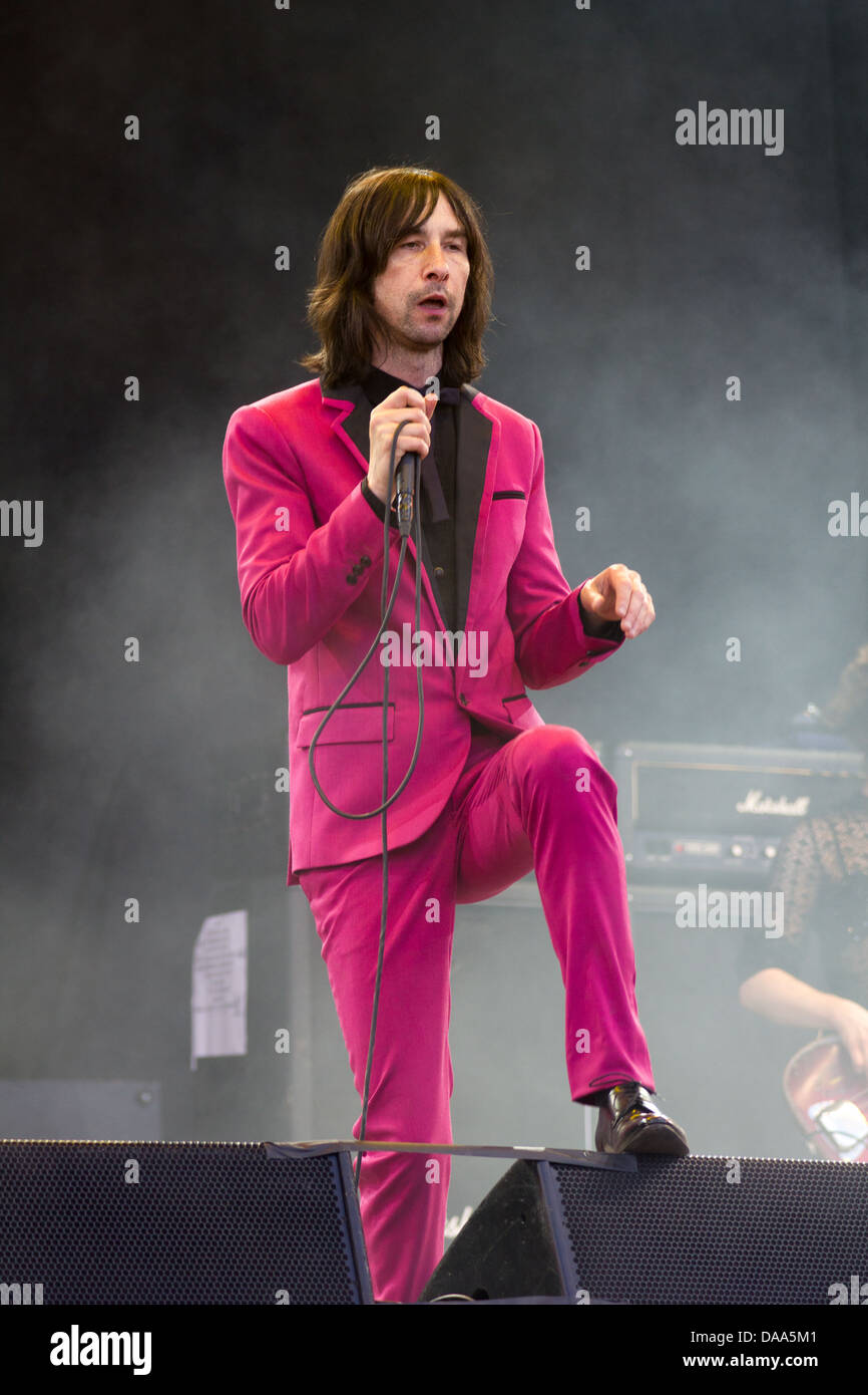 Bobby Gillespie lead singer of Primal Scream preforming on the Pyramid ...