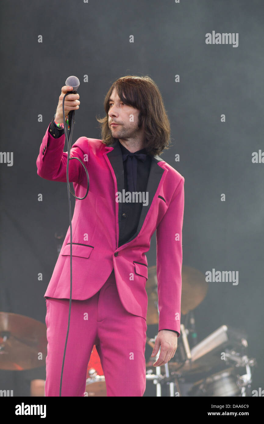 Bobby Gillespie lead singer of Primal Scream preforming on the Pyramid ...