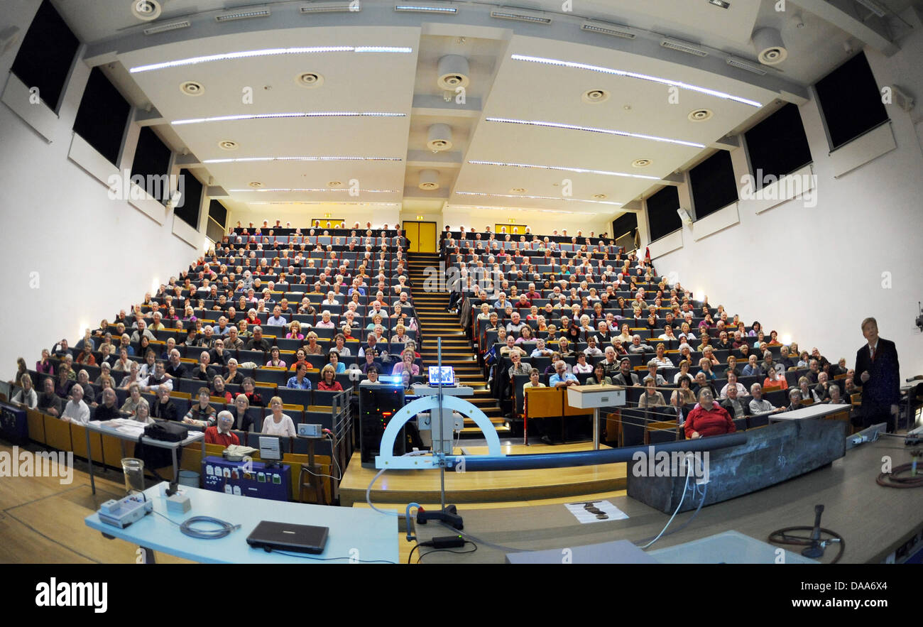 A file picture dated 2 November 2010 shows a full lecture hall at the University in Leipzig ...