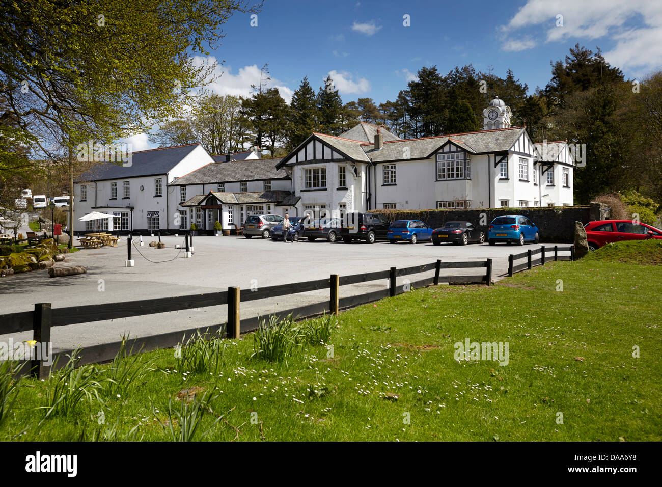 Two bridges hotel hi-res stock photography and images - Alamy