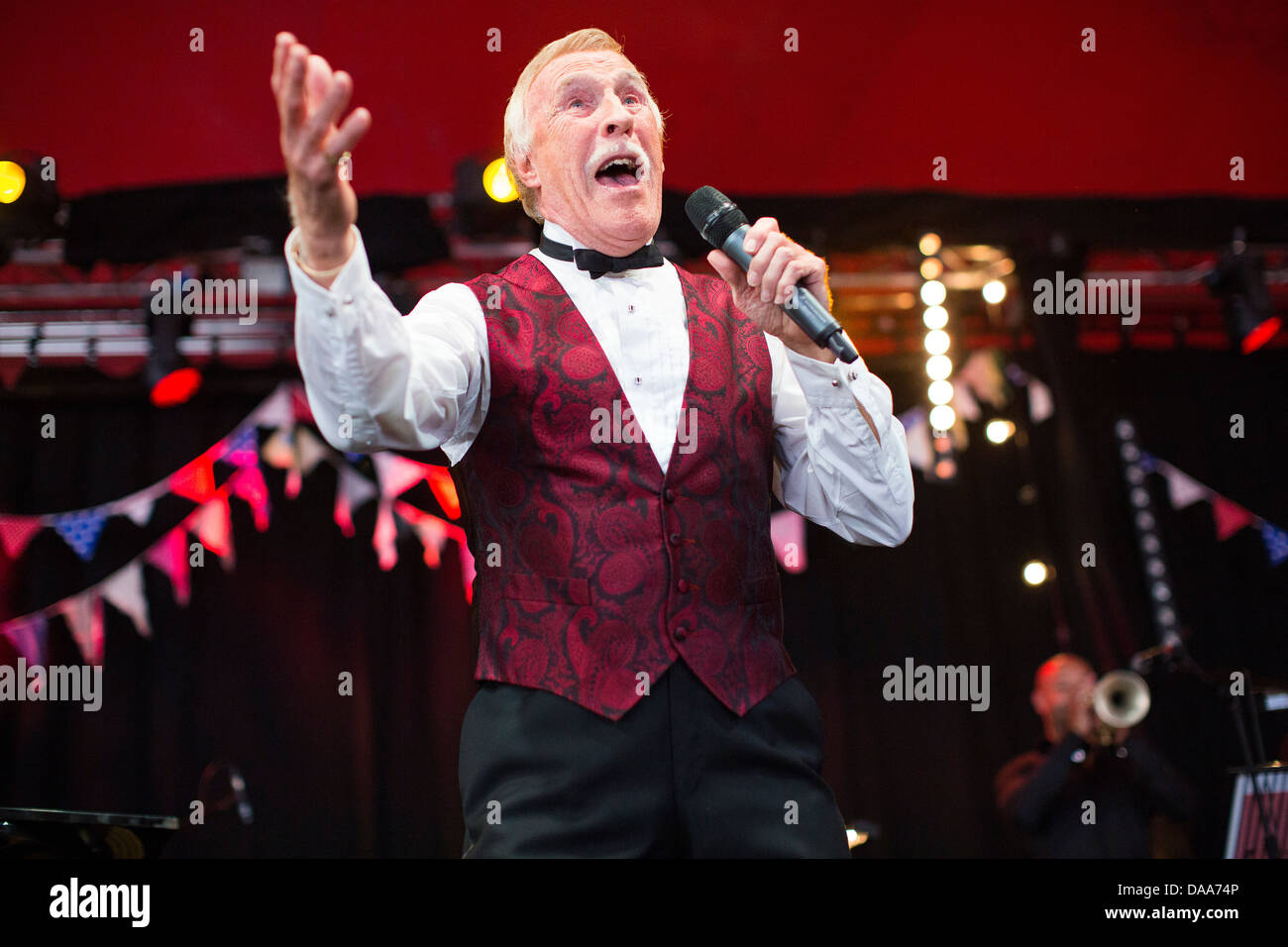 Sir Bruce Forsyth performs on the Avalon stage on the Sunday of ...
