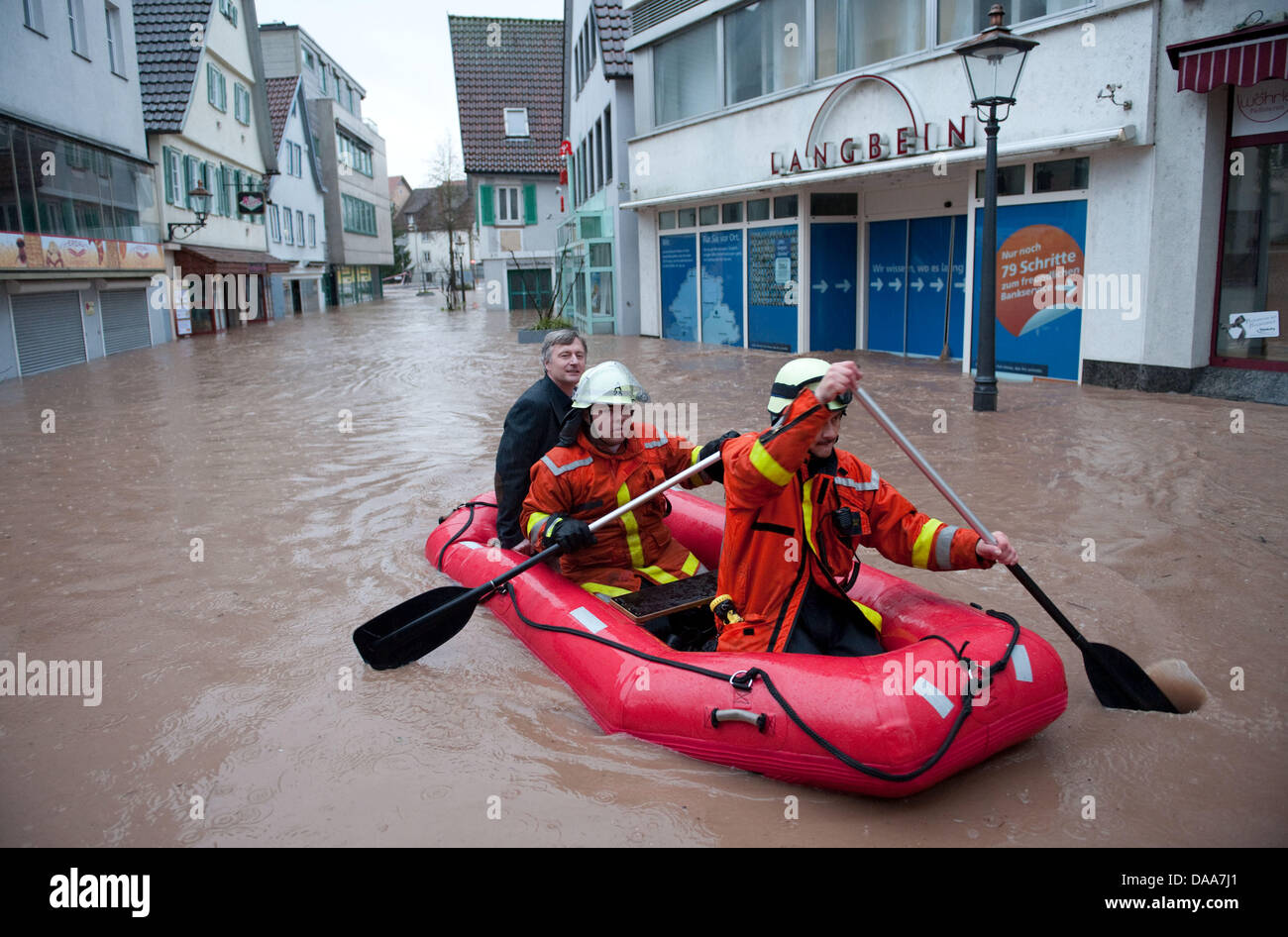 Flood rescue boat hi-res stock photography and images - Alamy