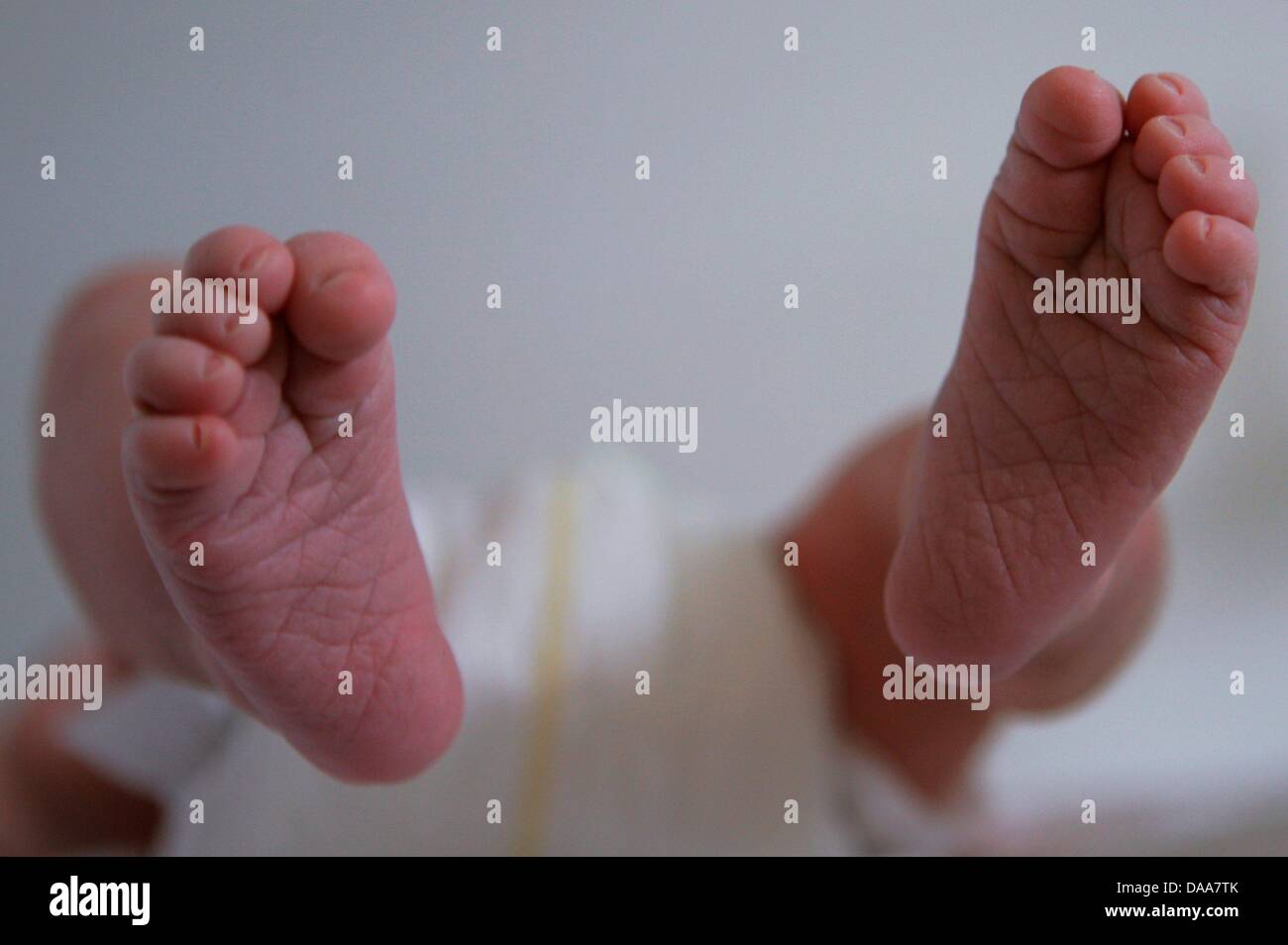 Neonatal ward hi-res stock photography and images - Alamy