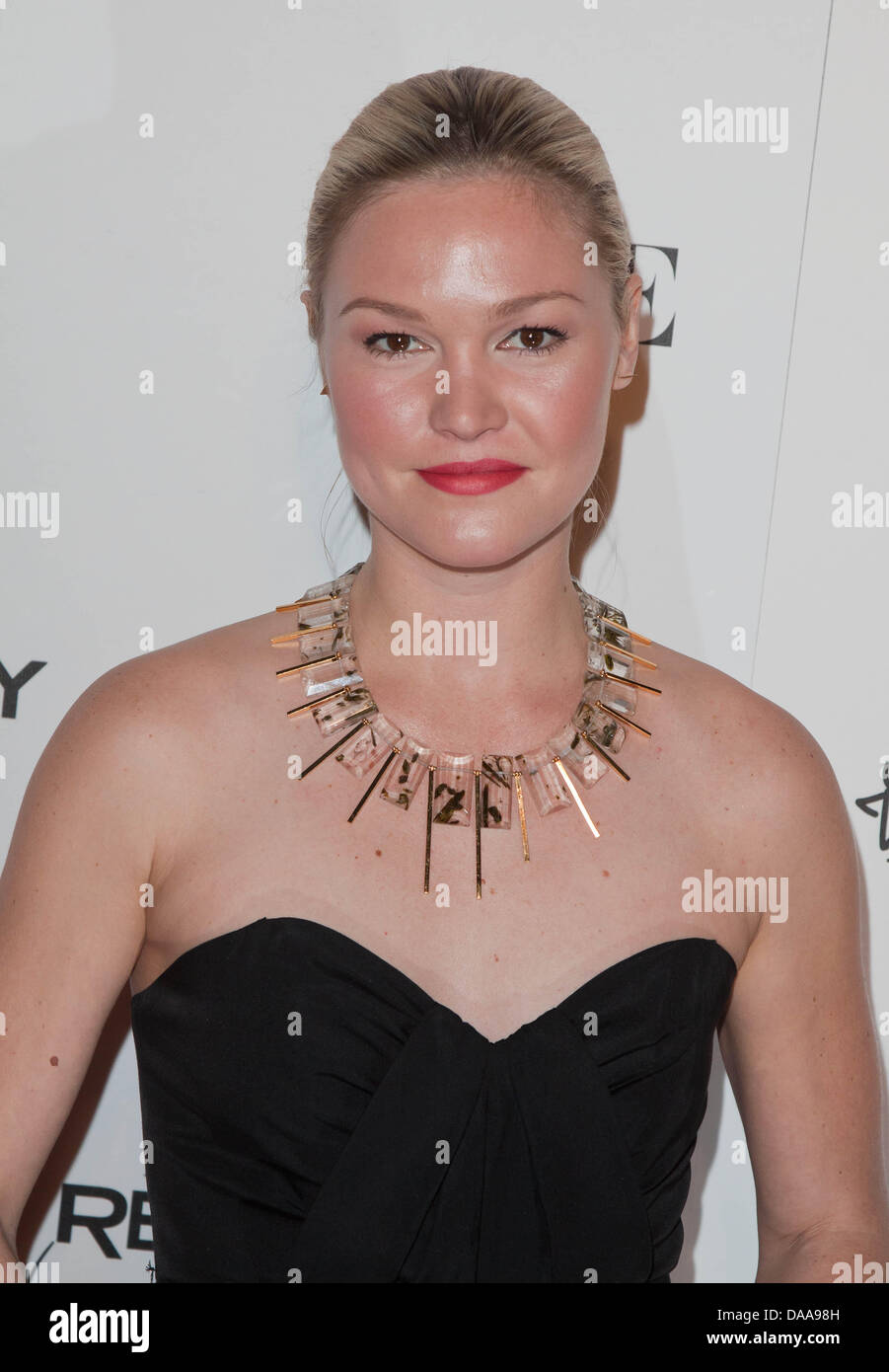 Actress Julia Stiles arrives at the Art Of Elysium 'Heaven' Gala at the ...