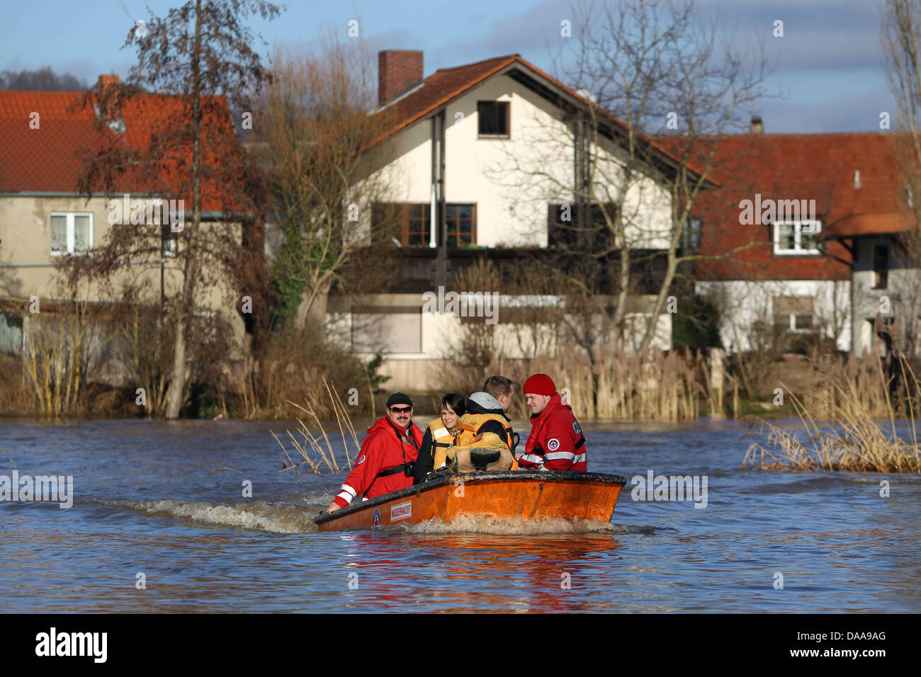 Hochwasser auto hi-res stock photography and images - Alamy