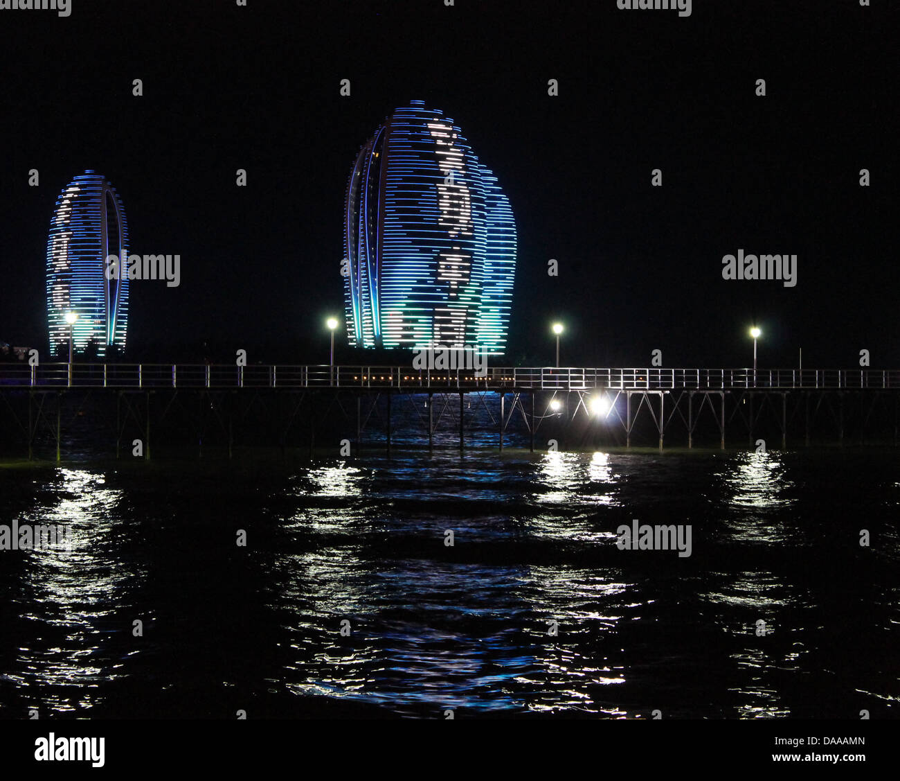 Phoenix island by night Stock Photo - Alamy