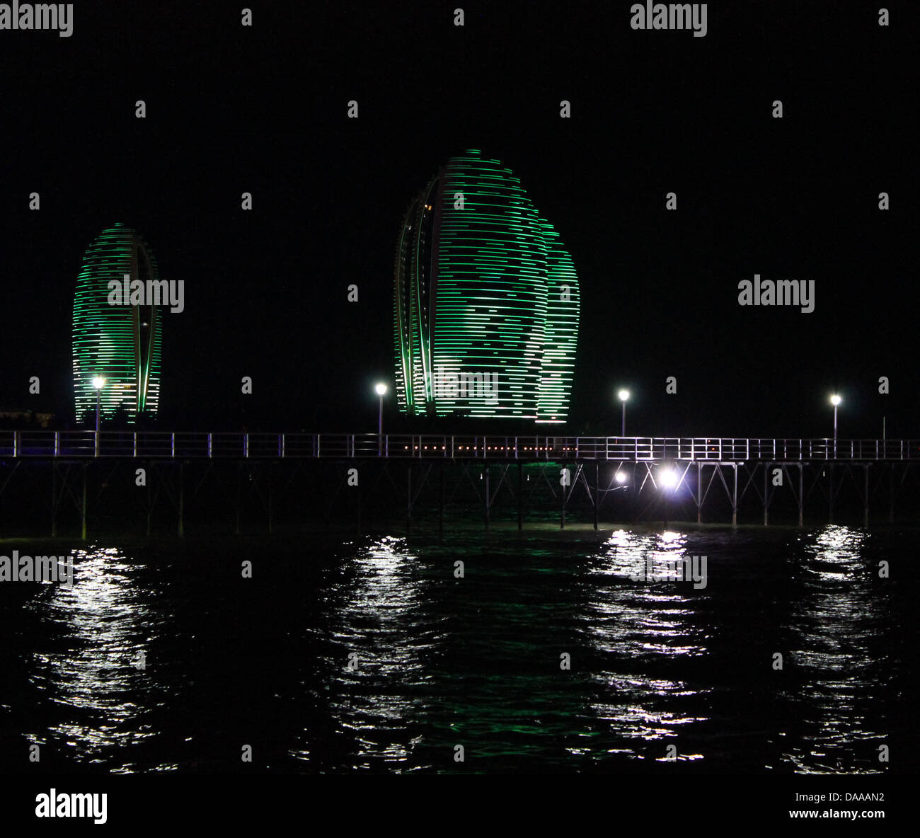 Phoenix island by night Stock Photo - Alamy
