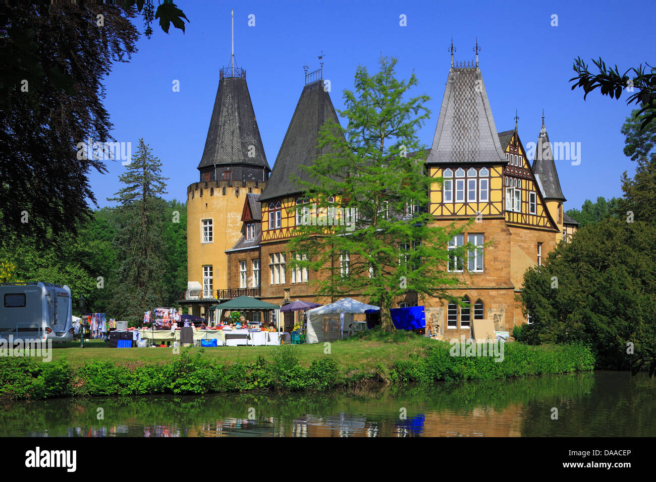 Wasserschloss Hollwinkel in Preussisch Oldendorf, Wiehengebirge ...